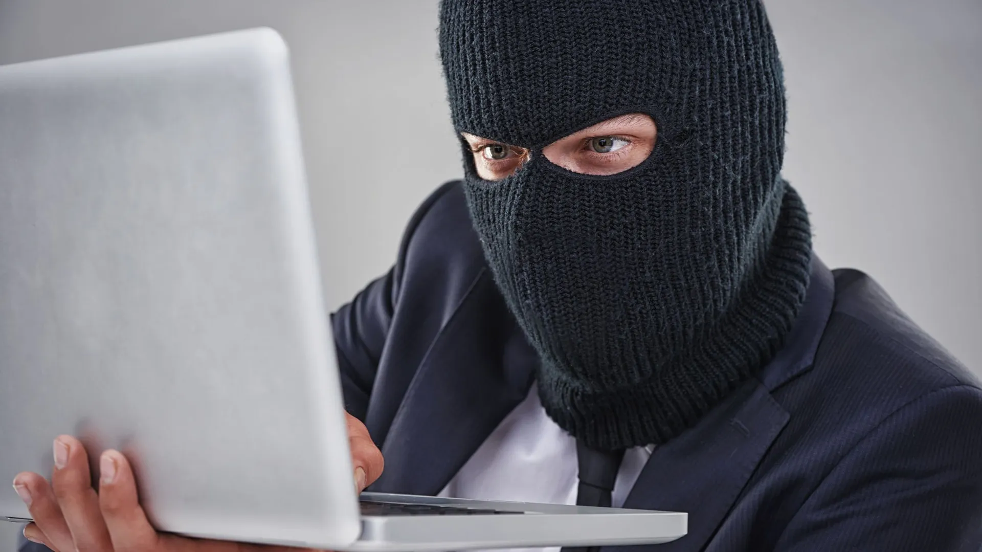 Les 7 arnaques les plus courantes sur internet : apprendre à les ...