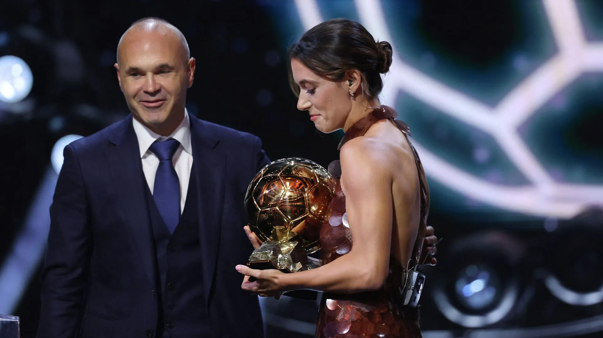 Ballon d’or féminin : Aitana Bonmati, lauréate pour la troisième fois, devient la plus ...