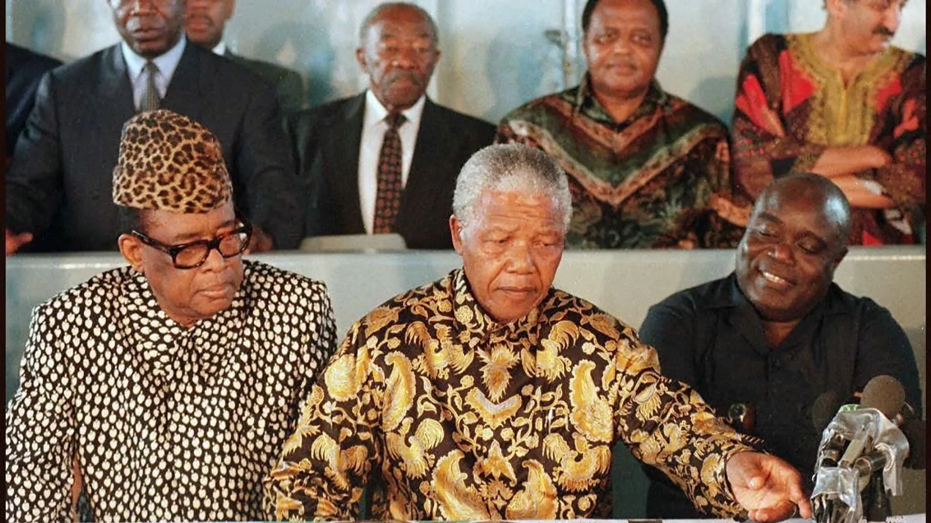 L'histoire continue: il y a 25 ans, la fin de Mobutu. Le crépuscule du ...