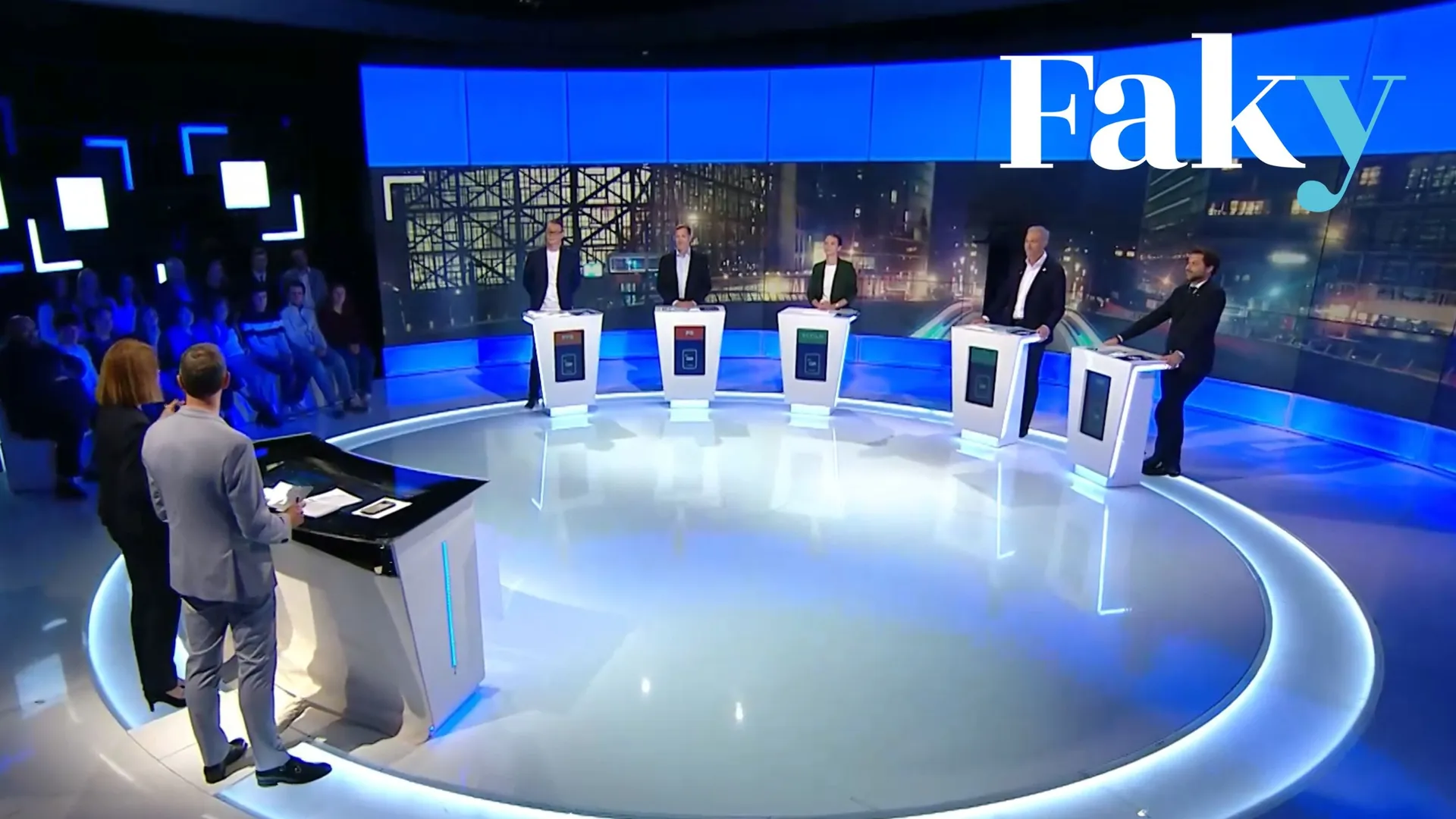 Ce signe en triangle d’Emmanuel Macron n’est pas une référence aux ...