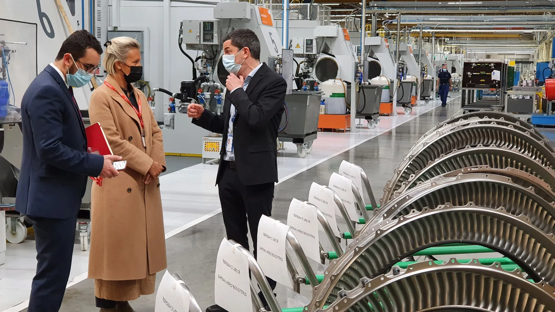 Herstal : la ministre Dedonder visite Safran Aero Boosters afin de ...