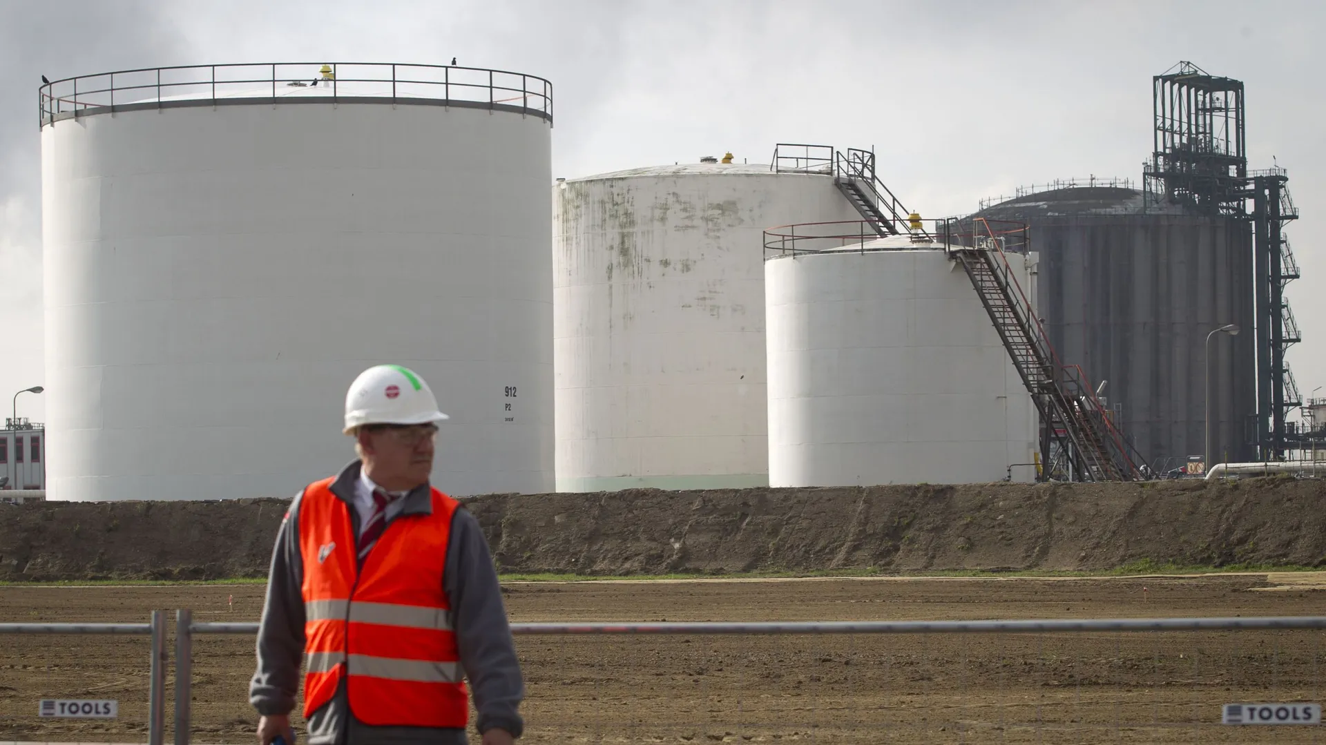 Le groupe pétrolier ExxonMobil va supprimer 2000 emplois dans le monde ...