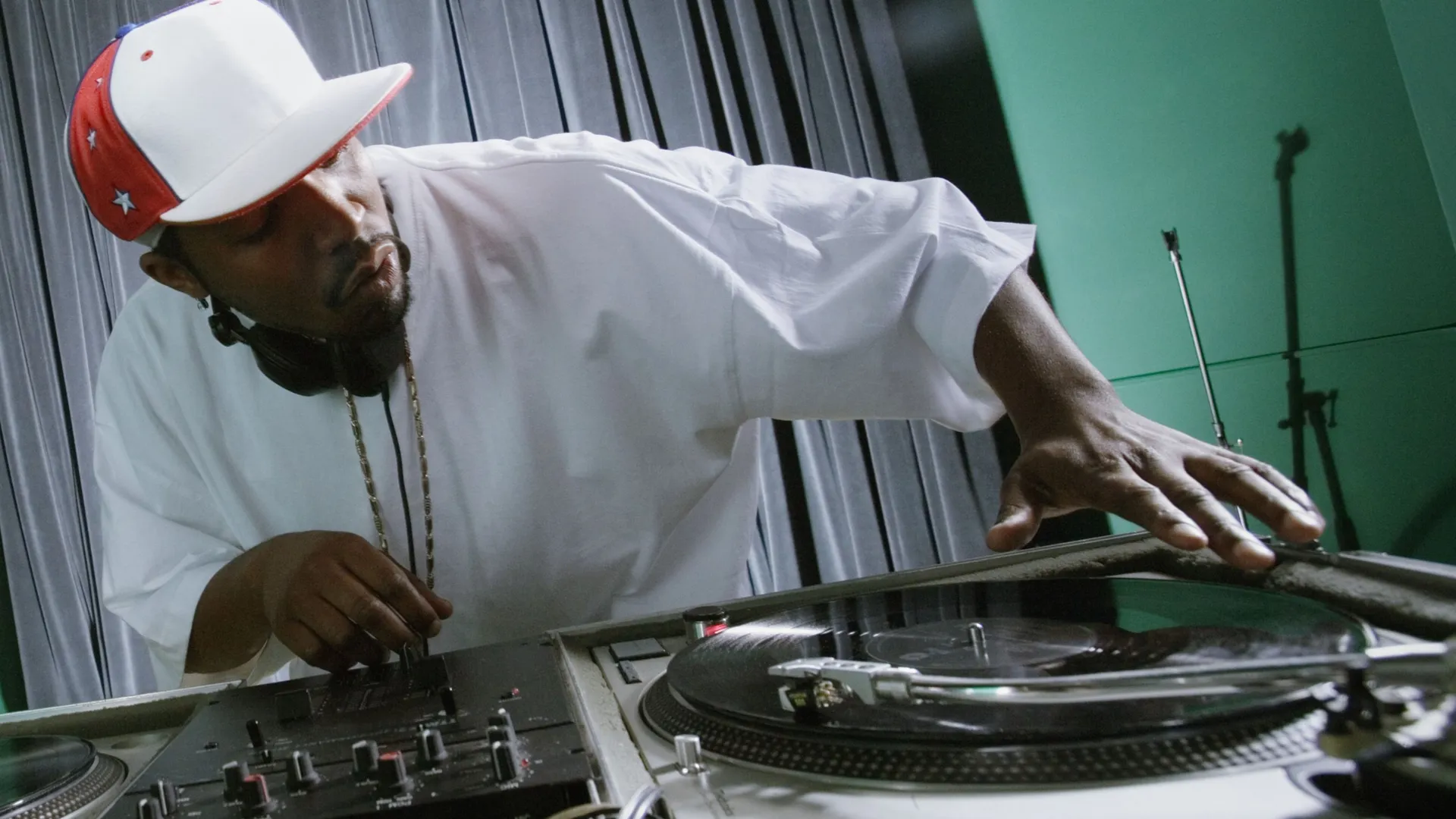 Comment est né le hip-hop ? Retour sur les inégalités sociales et ...
