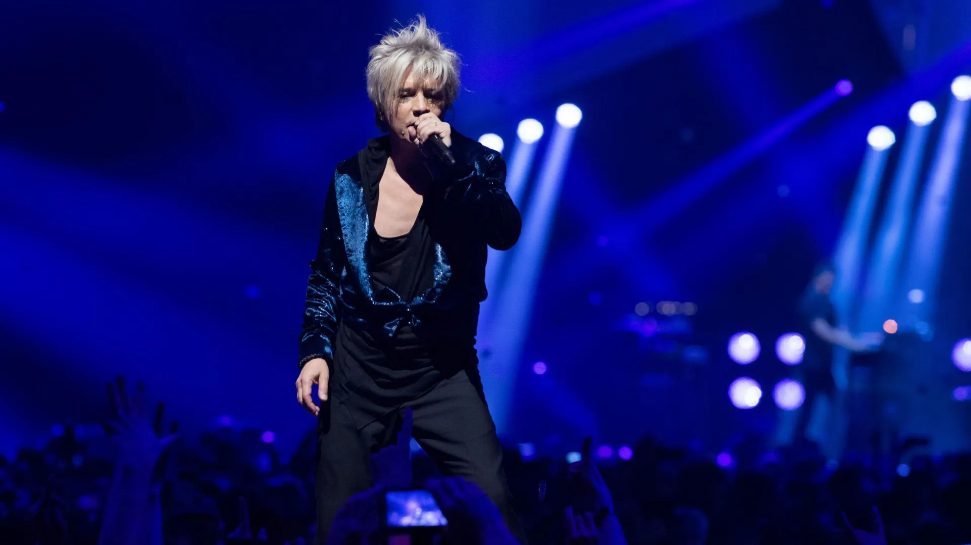 Un maxi single surprise d’Indochine sorti cette nuit - RTBF Actus