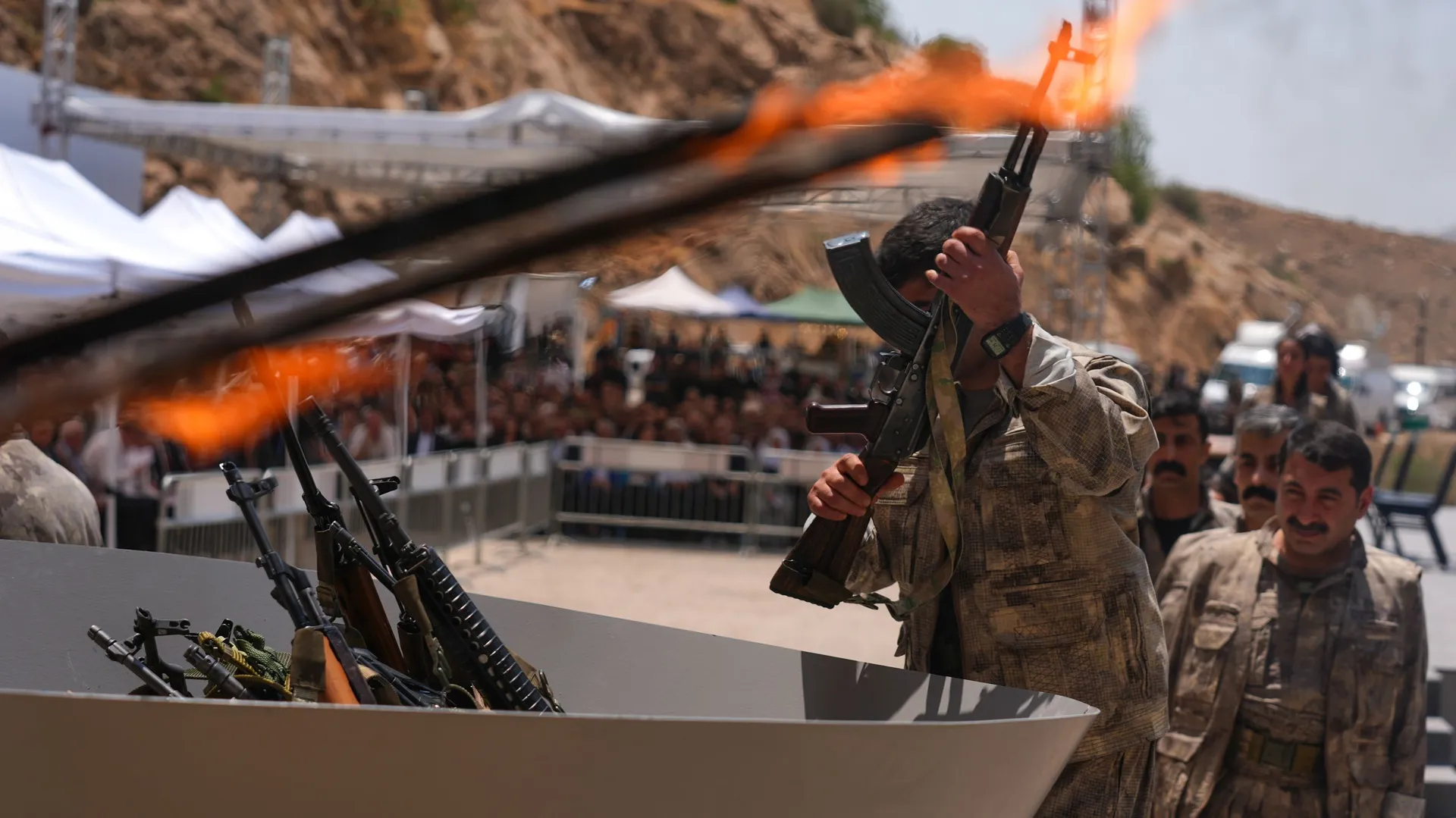 Désarmement du PKK : une cérémonie symbolique au nord de l’Irak, Ankara ...
