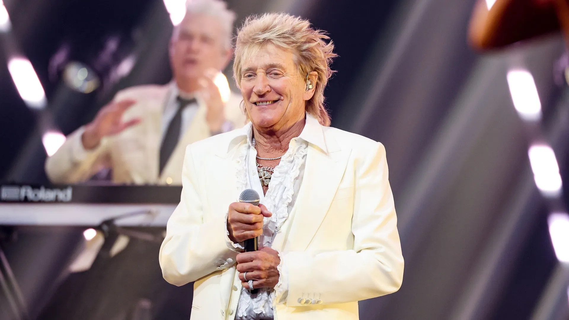Rod Stewart rend un hommage insolite à Ozzy Osbourne avec des selfies ...