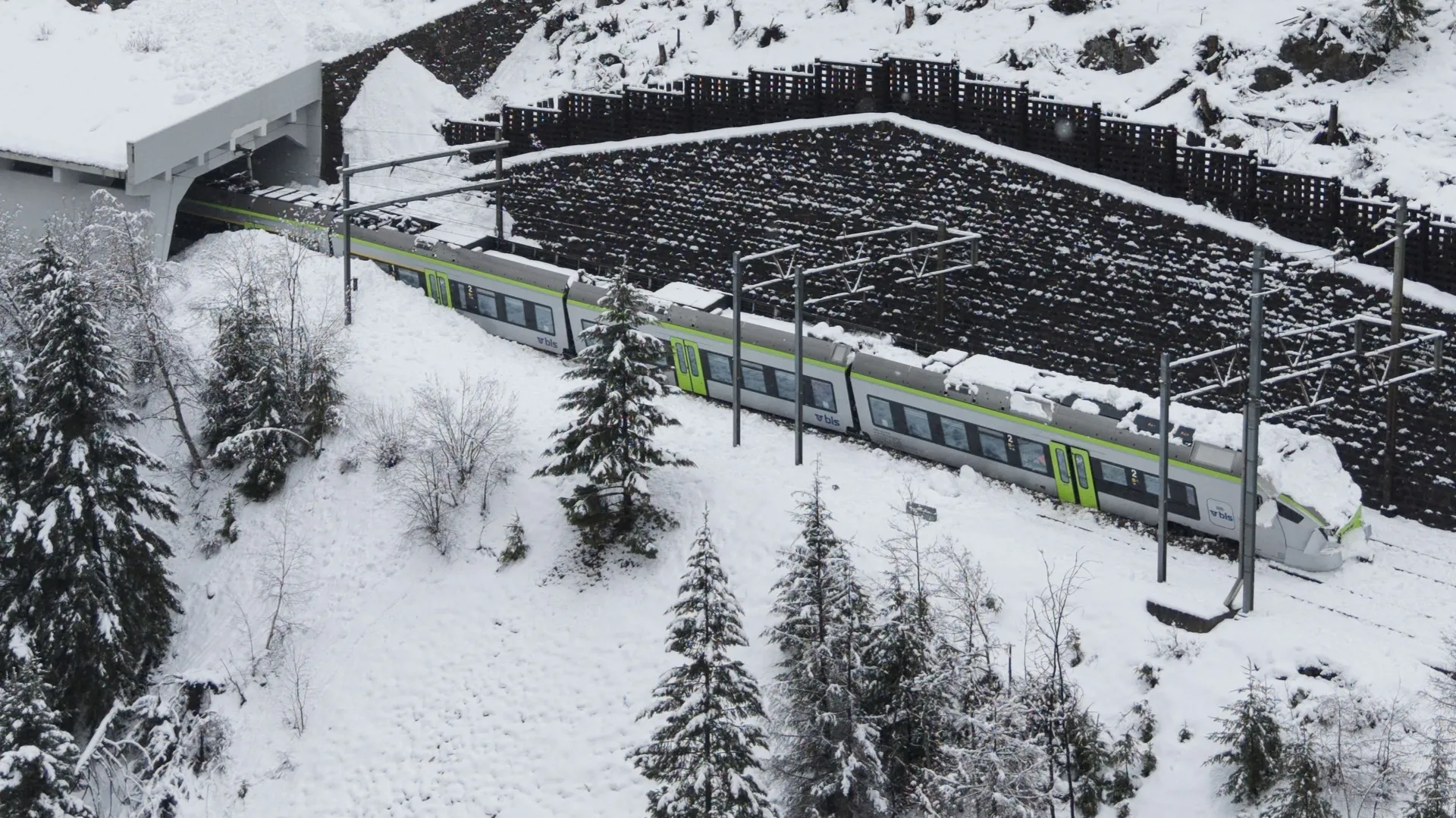 Une télécabine s’écrase en Suisse à Engelberg en raison de vents ...
