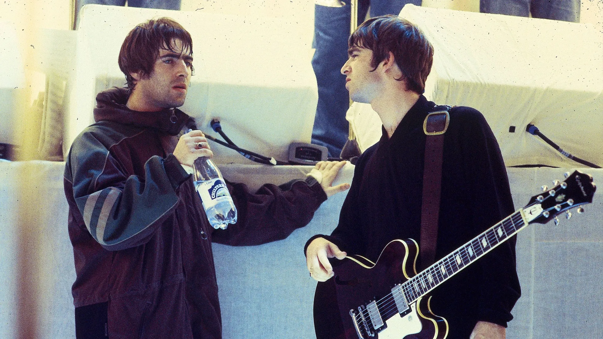 Oasis annonce un film autour des concerts de sa reformation, produit ...