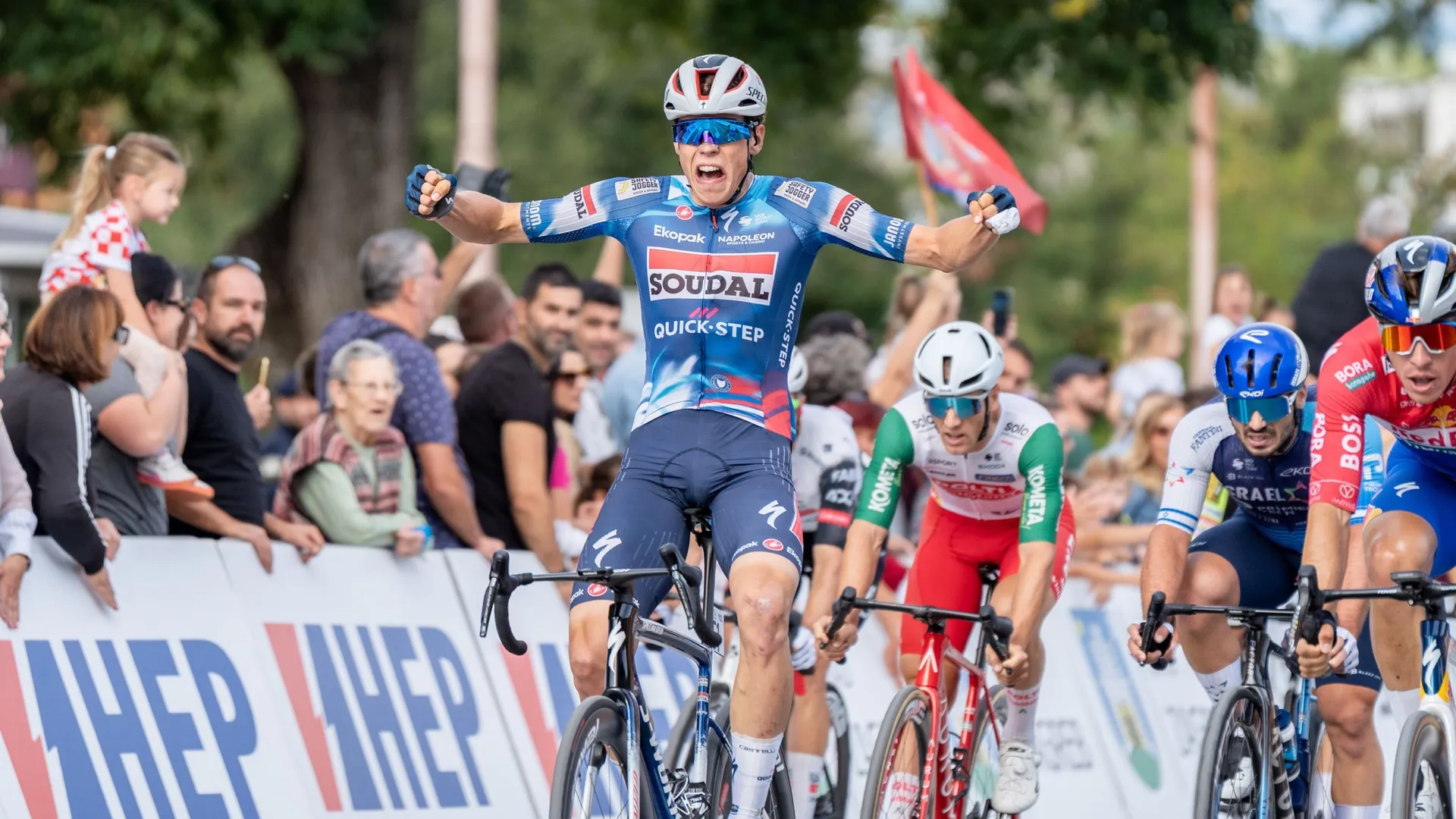 Cro Race : Paul Magnier dégaine le premier et s'empare de la tête du ...