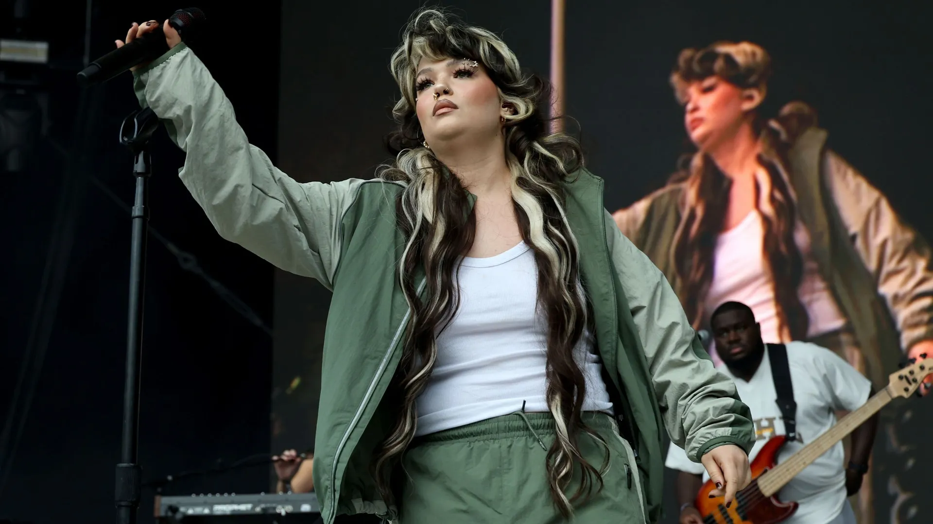 Bientôt un nouvel album pour Lola Young : 'une ode à l’auto-sabotage ...