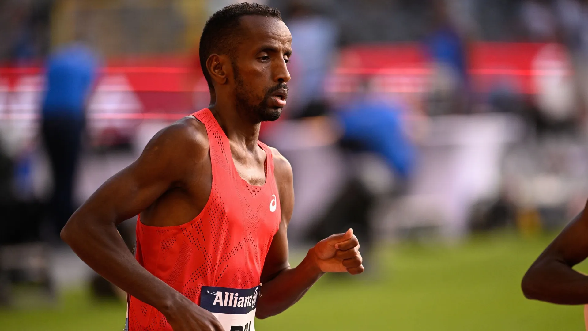 Harry Styles : Le dernier exploit du chanteur, censé passer incognito - RTBF Actus