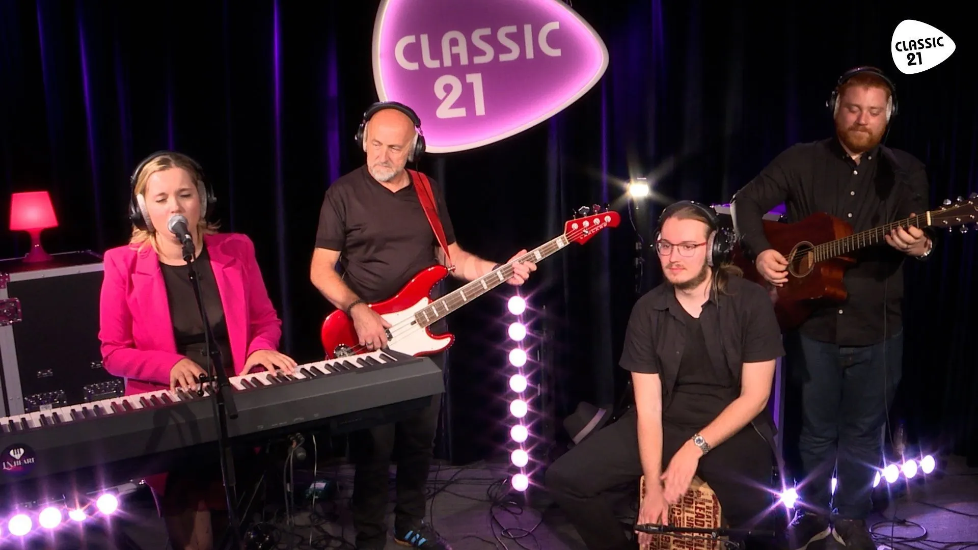 Témé Tan, le chanteur signe son retour avec l’album 'Quand il est seul ...