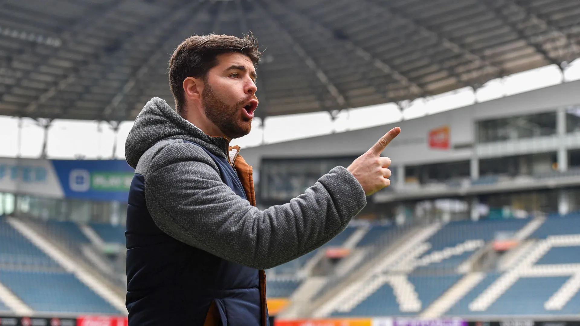 Dennis Moermann, le coach du RSCA Women, démissionne pour raisons ...