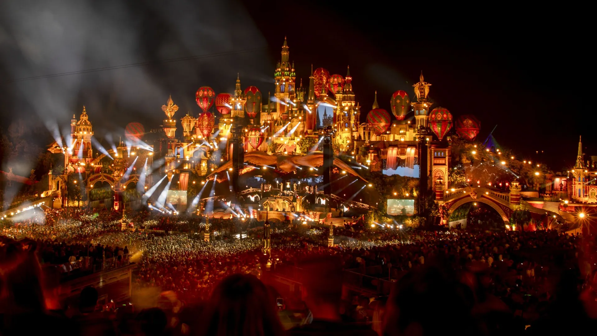 Le festival Tomorrowland récompensé pour son design en Flandre - RTBF Actus