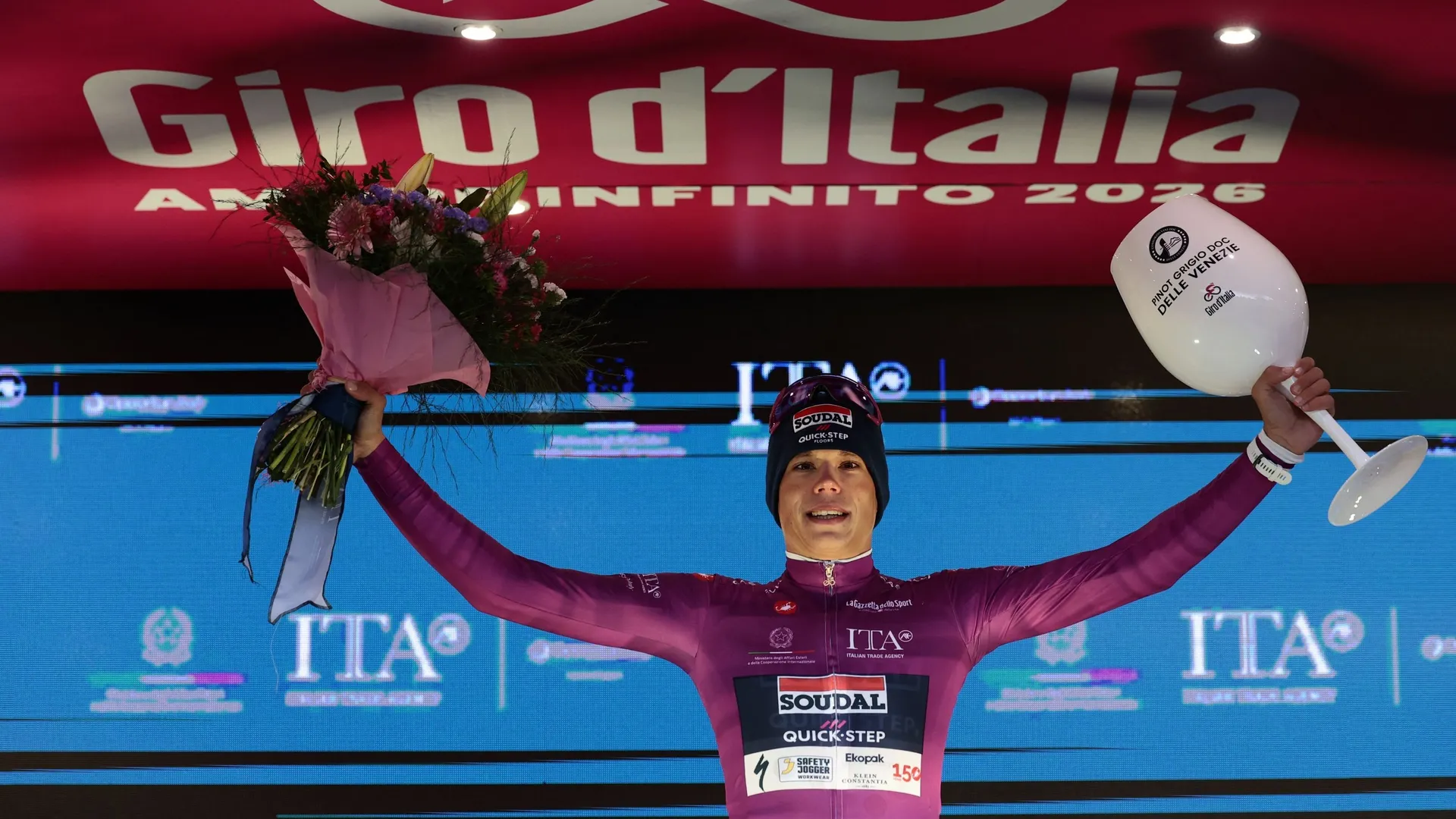 Giro 2026 : Jonas Vingegaard s'impose en solitaire au sommet du ...