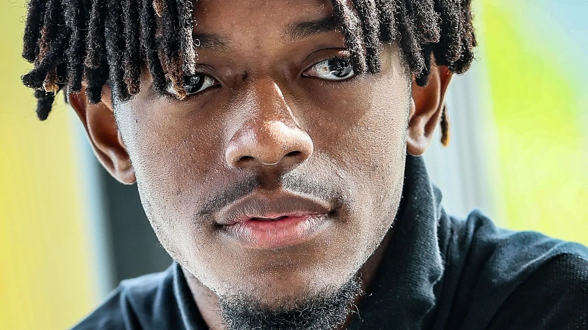 Des débuts de rêve : le Belge Samuel Mbangula marque et délivre un ...