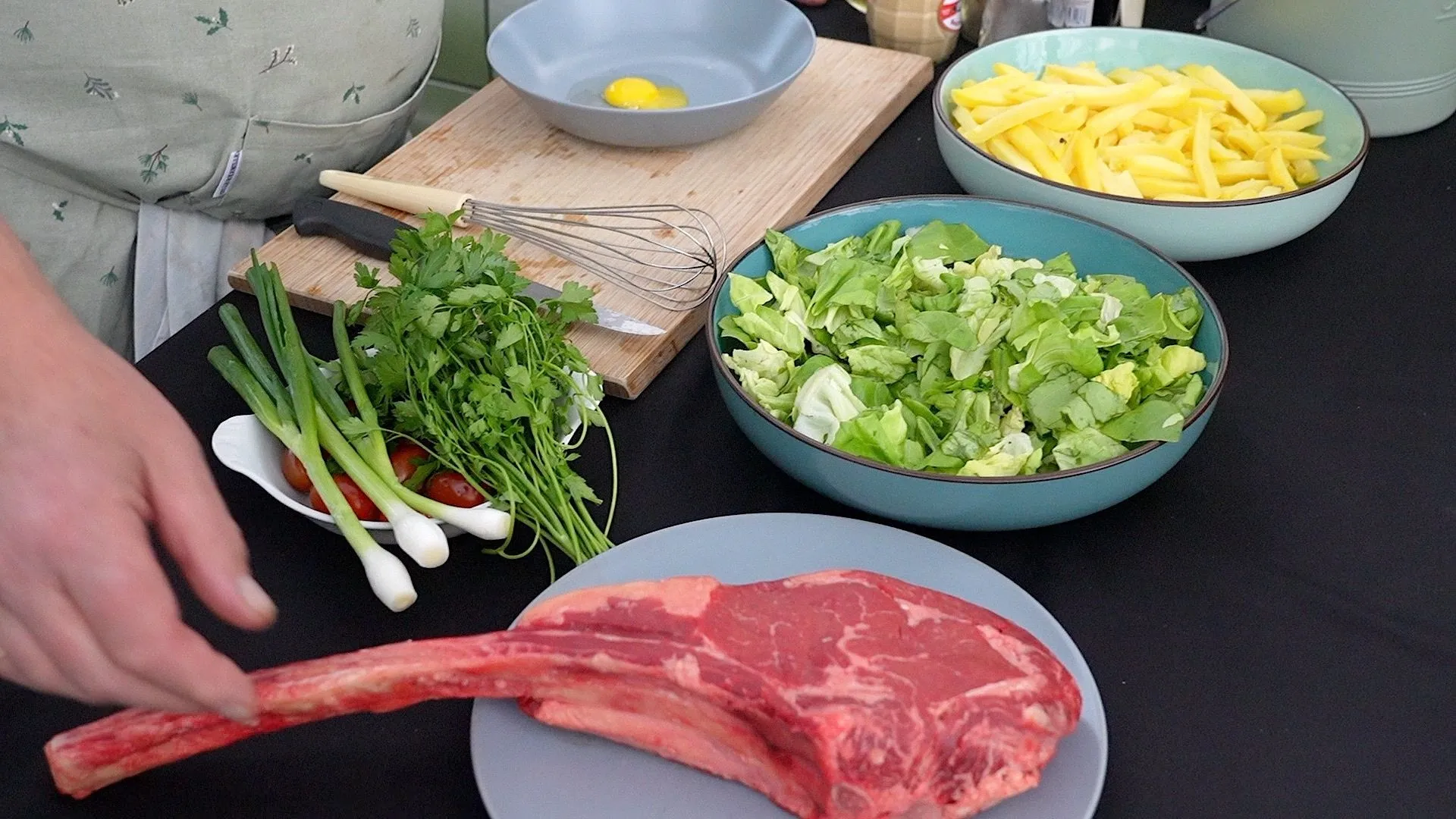 Recette : côte à l'os grillée de Gerald Watelet - RTBF Actus
