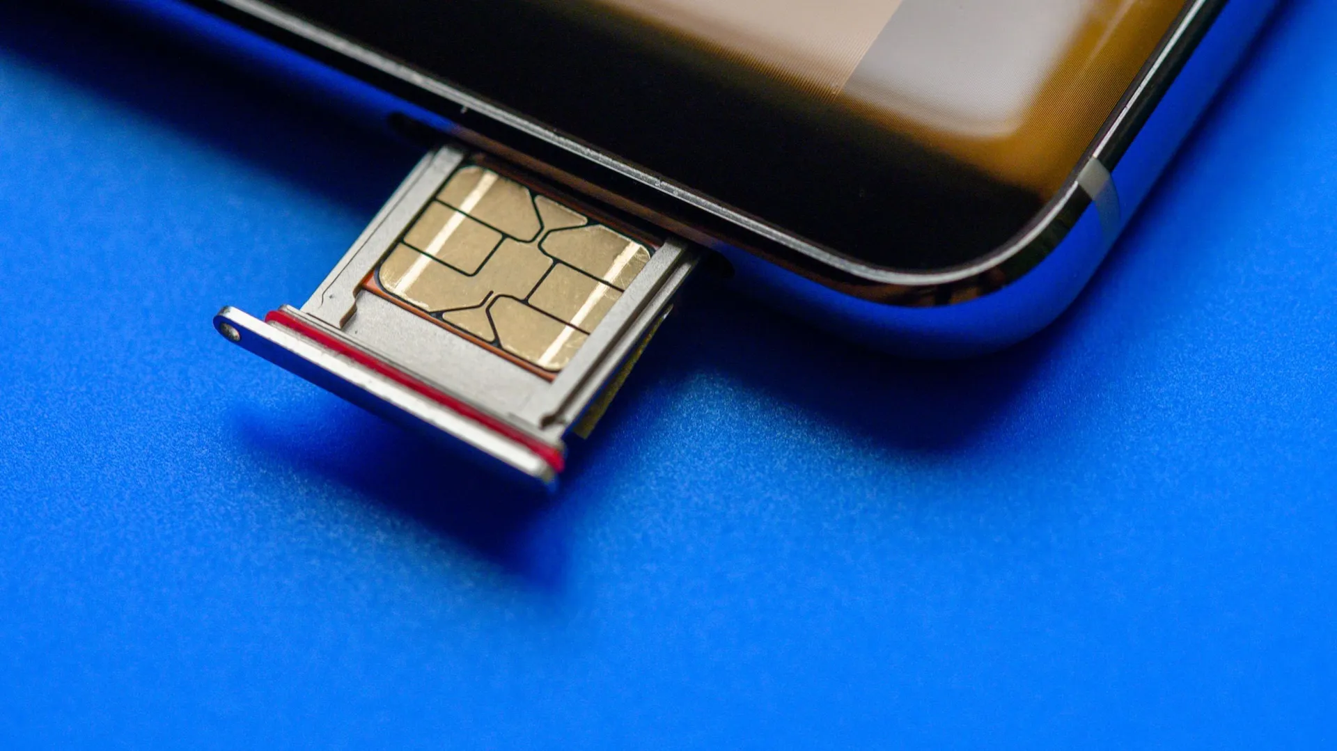 iPhone 17 : vers la fin de la carte SIM physique en Europe ? - RTBF Actus