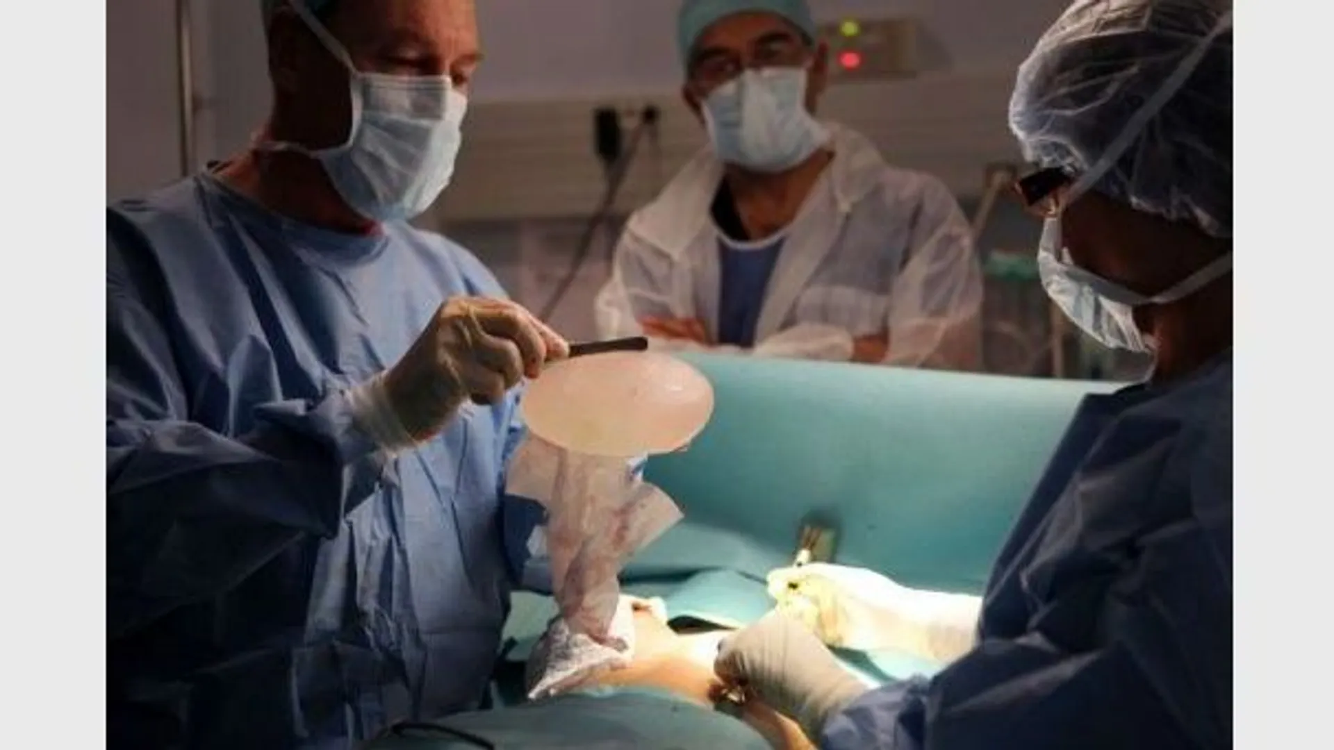 34 Belges se sont fait retirer leurs prothèses PIP - RTBF Actus