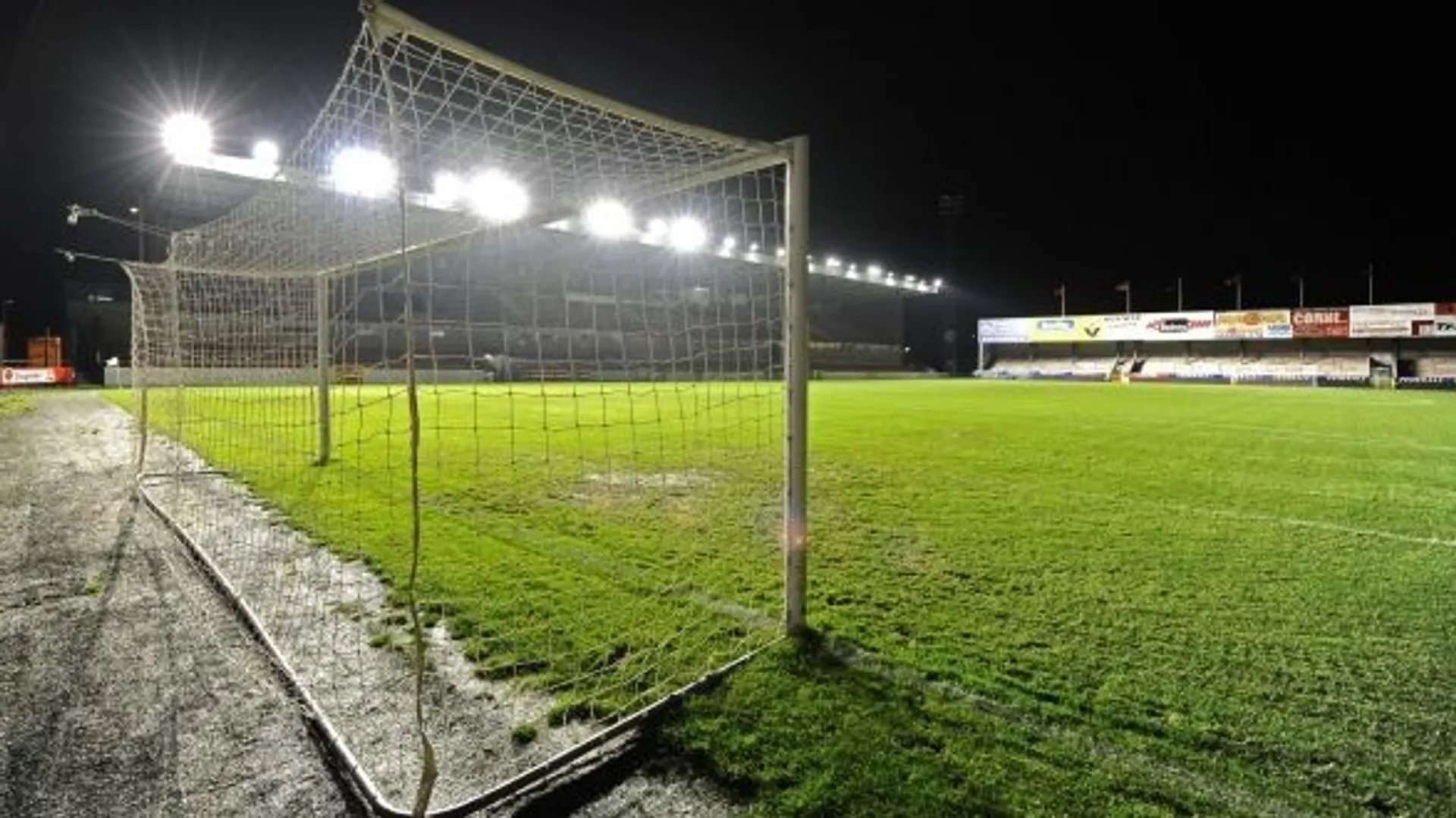 Mouscron : que va devenir ce très cher stade du Canonnier ? - RTBF Actus
