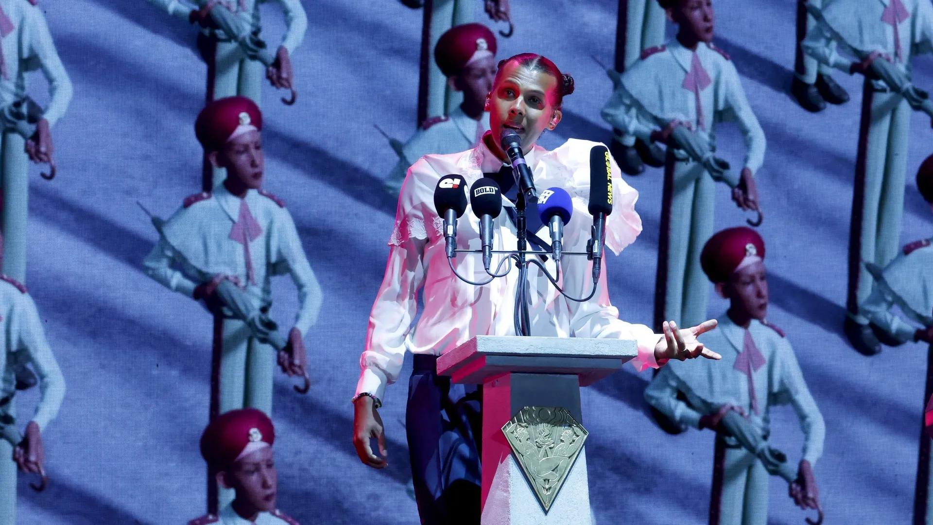 Le show grandiose de Stromae à Coachella (en images) - RTBF Actus