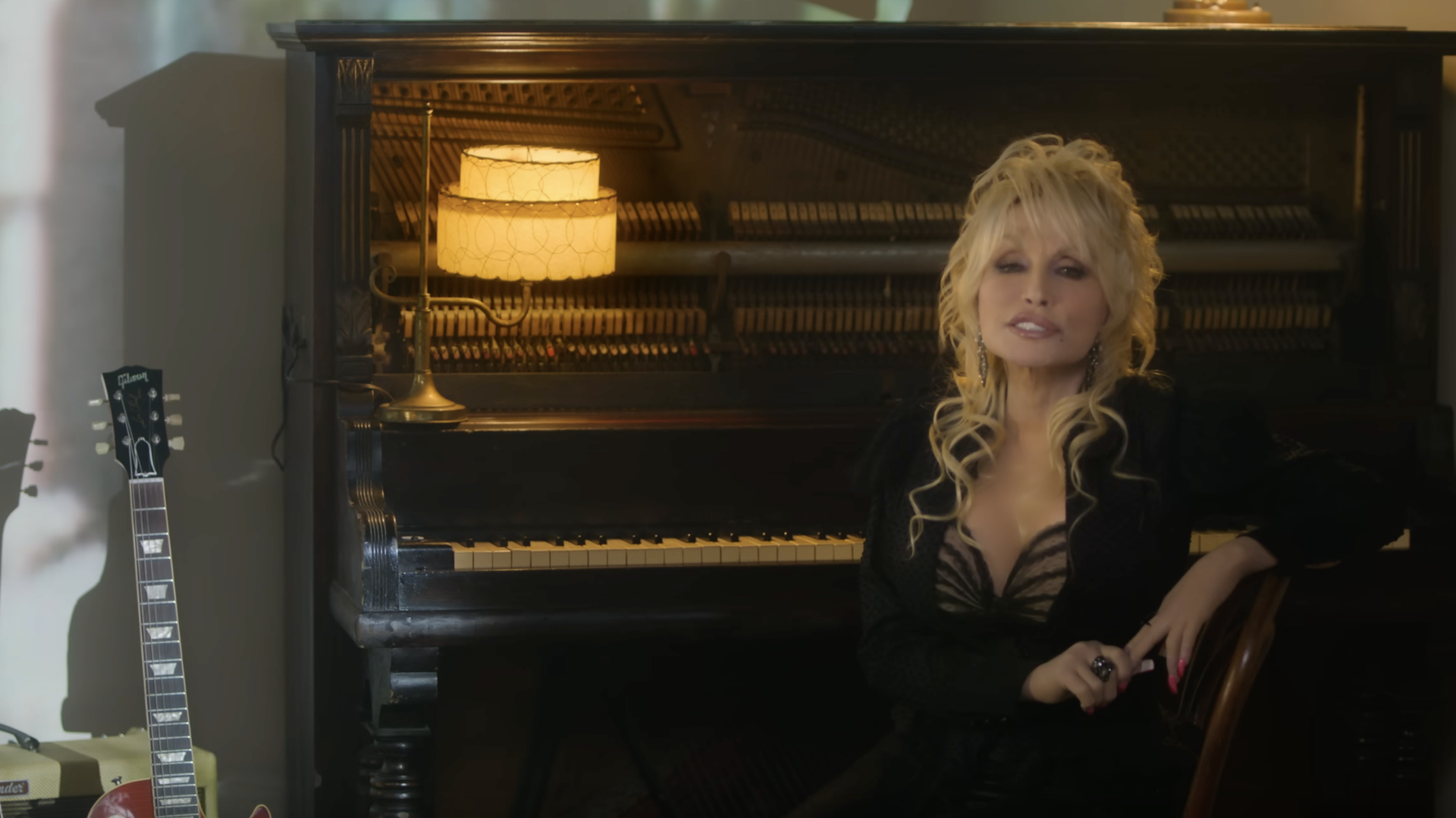 Dolly Parton n'est 'pas encore morte', selon ses propres mots - RTBF Actus