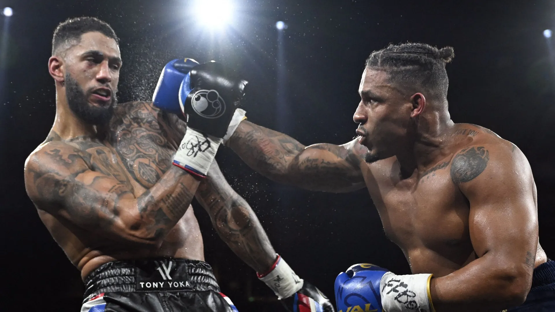 Ryad Merhy s’offre une énorme victoire en battant Tony Yoka à Paris ...