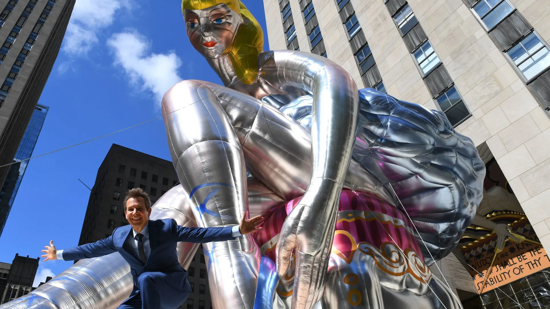 Une sculpture de Jeff Koons accidentellement brisée lors d'un ...