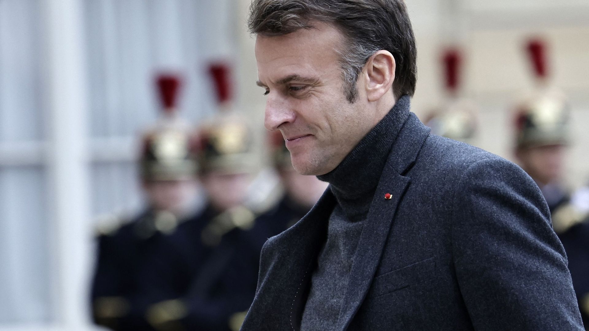 Emmanuel Macron invite mardi 'l'ensemble des partis', sans LFI ni le RN ...