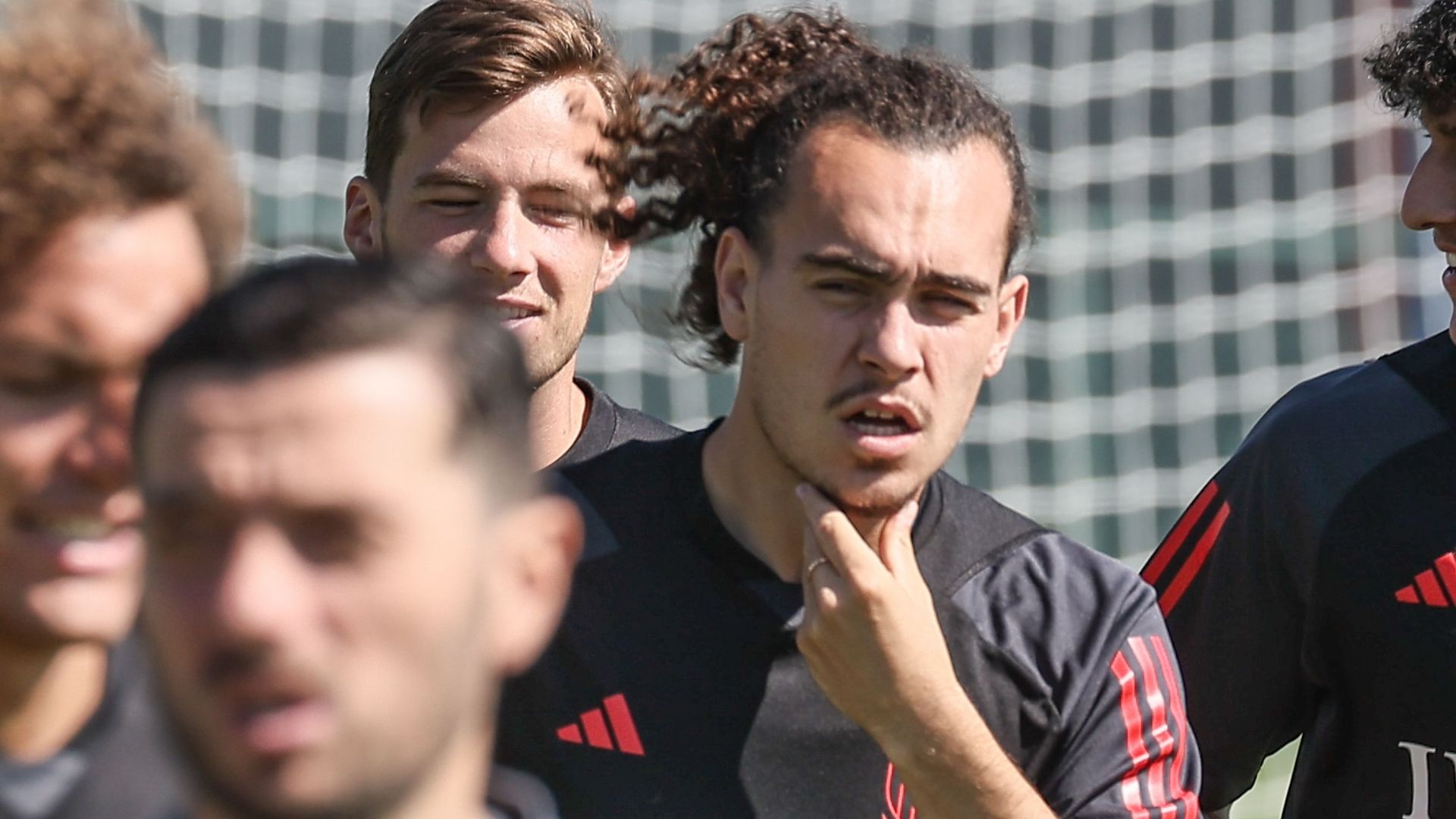 Arthur Theate, cadre en devenir chez les Diables Rouges ? 'Il y a des ...
