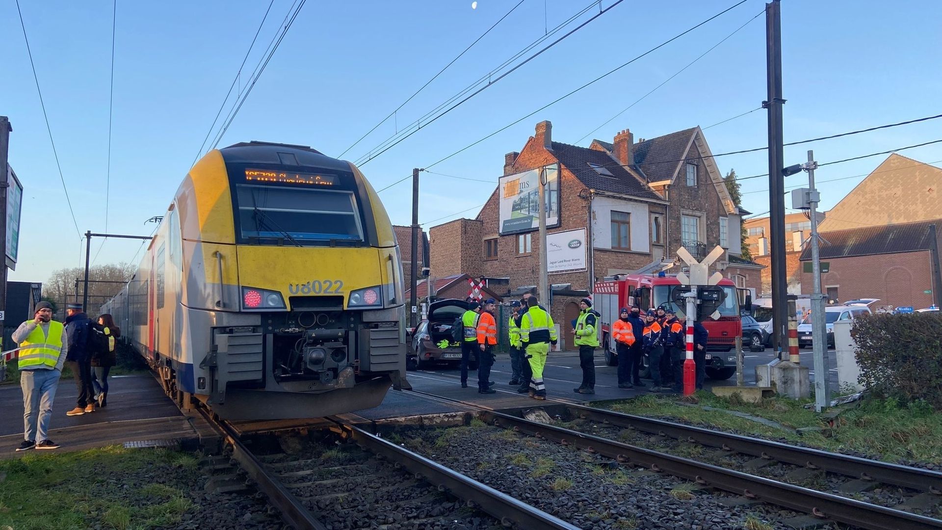 Collision en une voiture et un train à Wavre : les quatre passagers ont ...