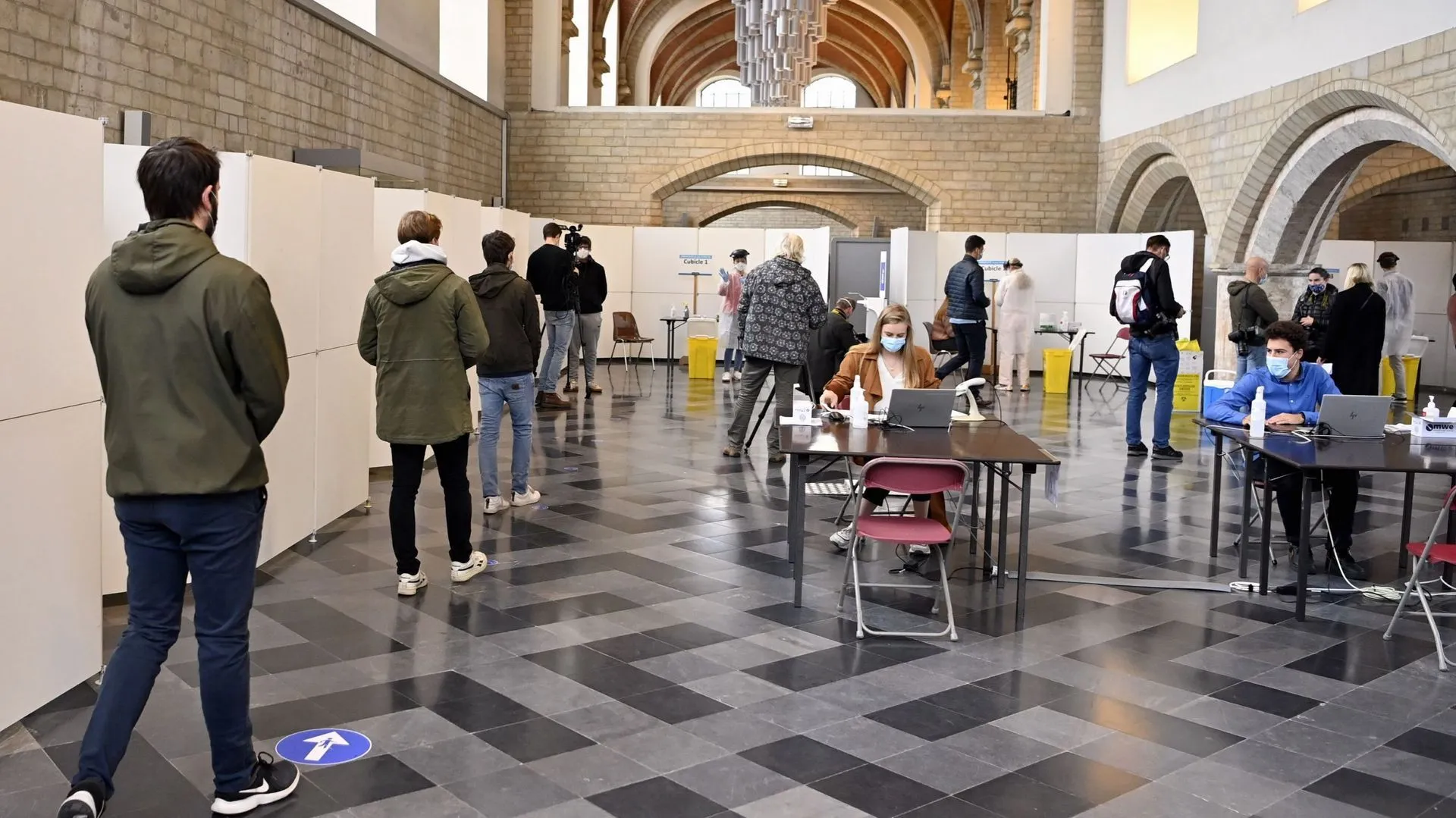 Testing, quarantaine et vaccination : voici comment la stratégie de la ...