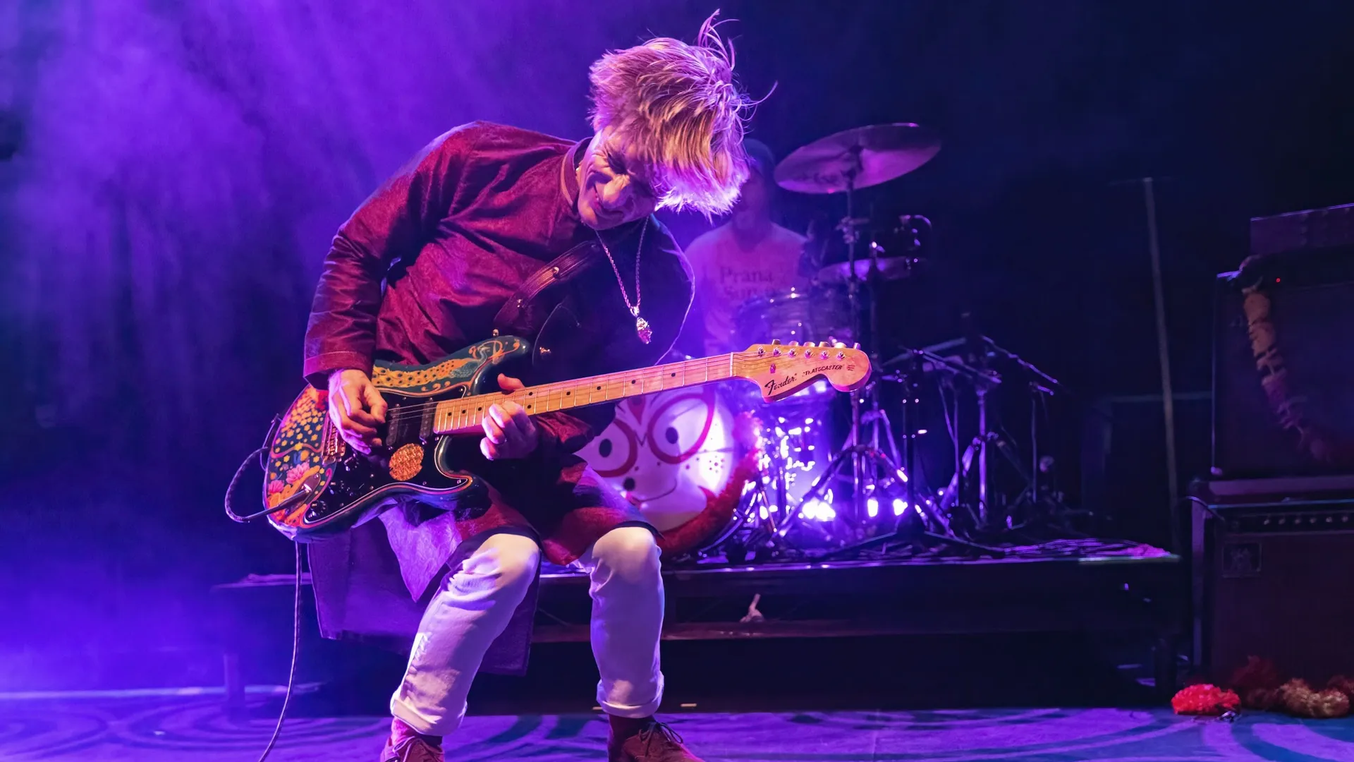 David Gilmour invite sa fille Romany au chant et à la harpe sur son ...