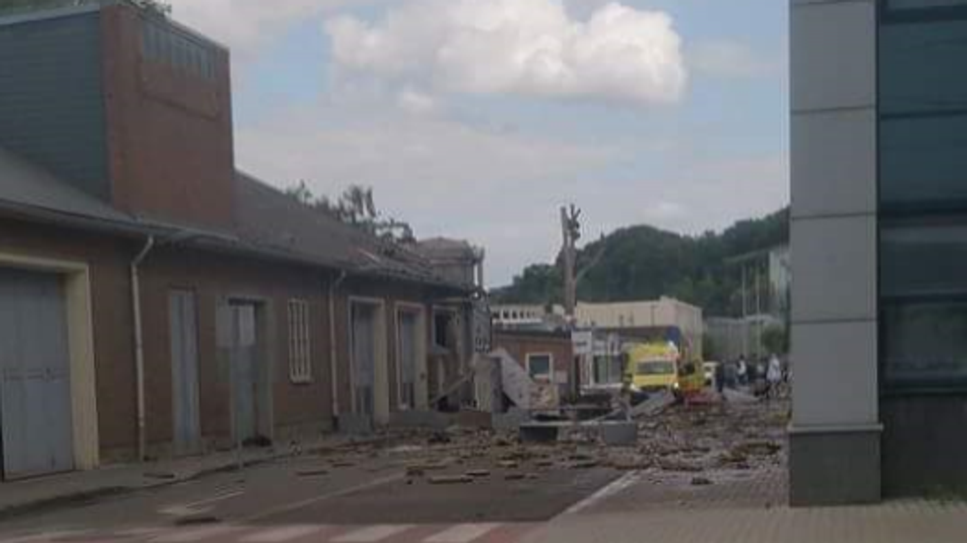Une explosion fait un mort chez GSK à Rixensart - RTBF Actus