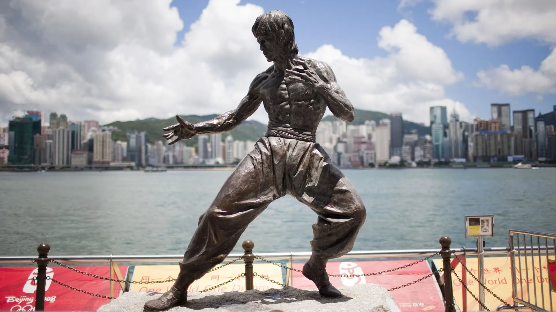 Bruce Lee disparaissait il y a 50 ans : pourquoi et comment il est ...