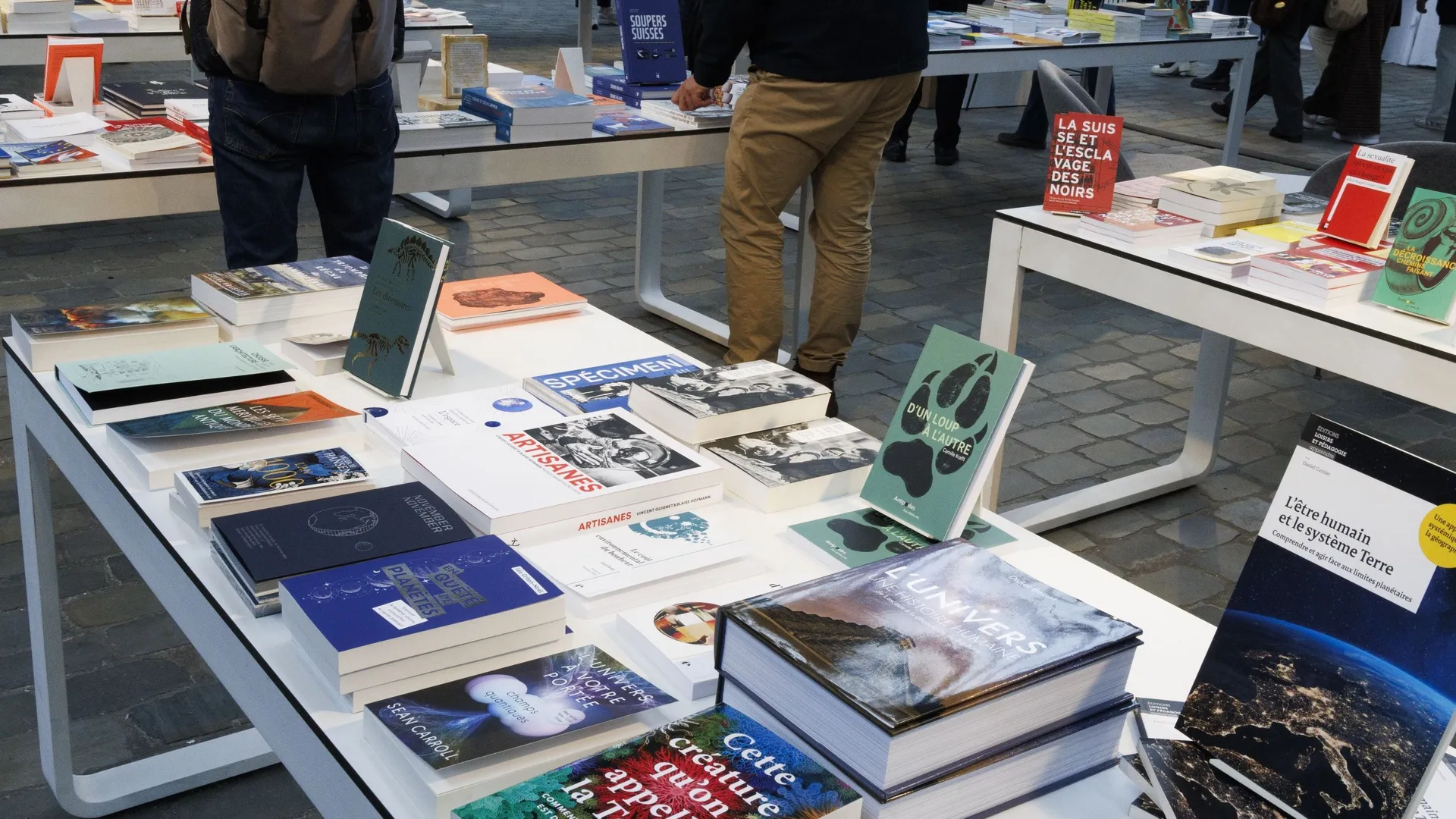 Le Centre Jean Gol aura bien un stand à la Foire du Livre - RTBF Actus