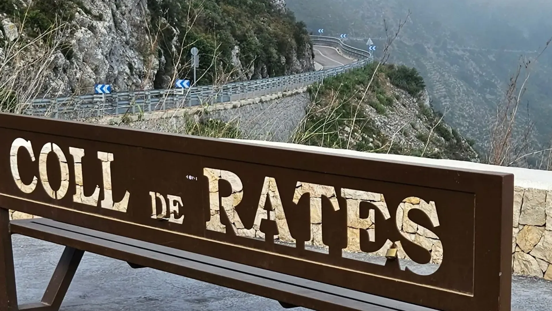 Le Coll de Rates, là où les cyclistes amateurs tentent de suivre les ...
