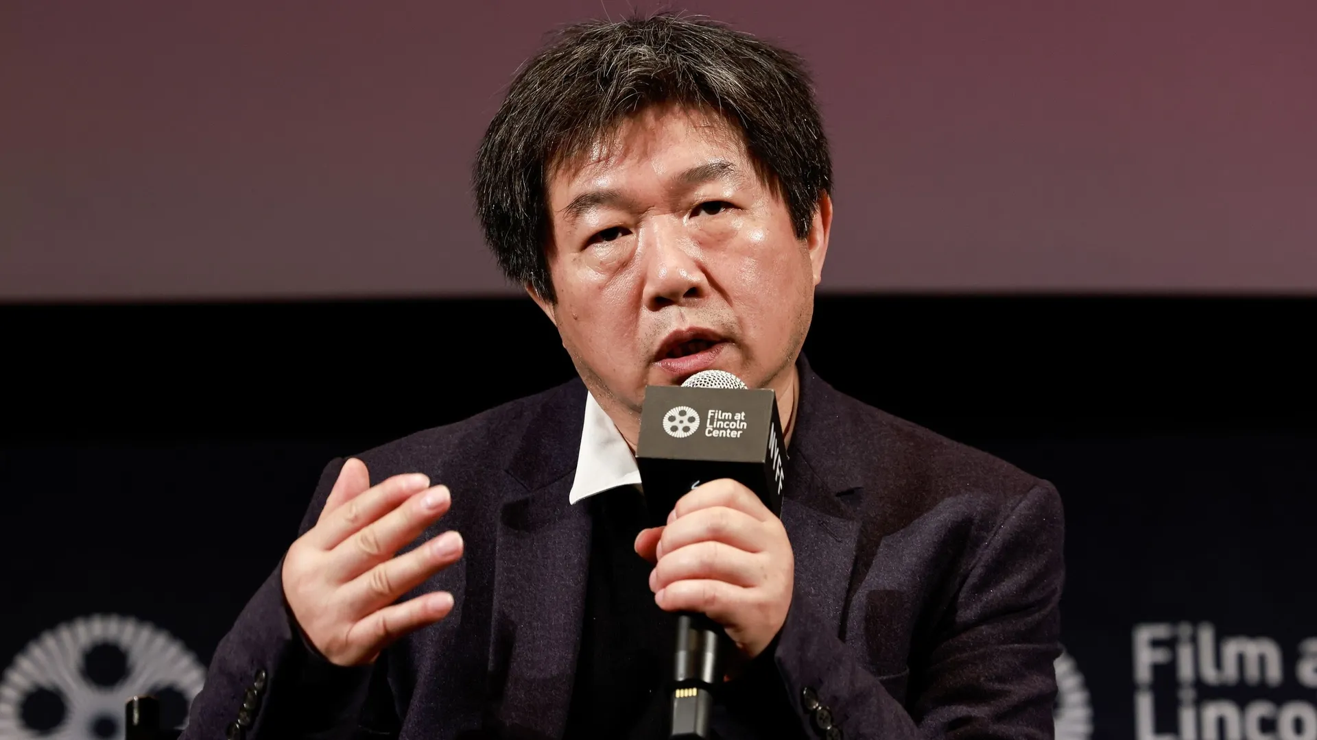 Le cinéaste chinois Wang Bing choisi pour présider le jury du Festival ...