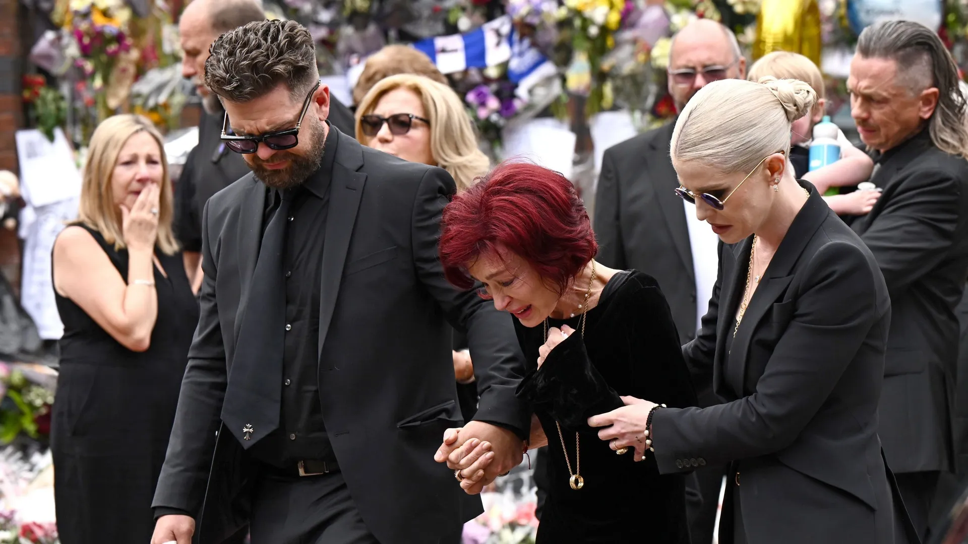 Kelly Osbourne remercie les fans après la mort de son père Ozzy : 'Je n ...