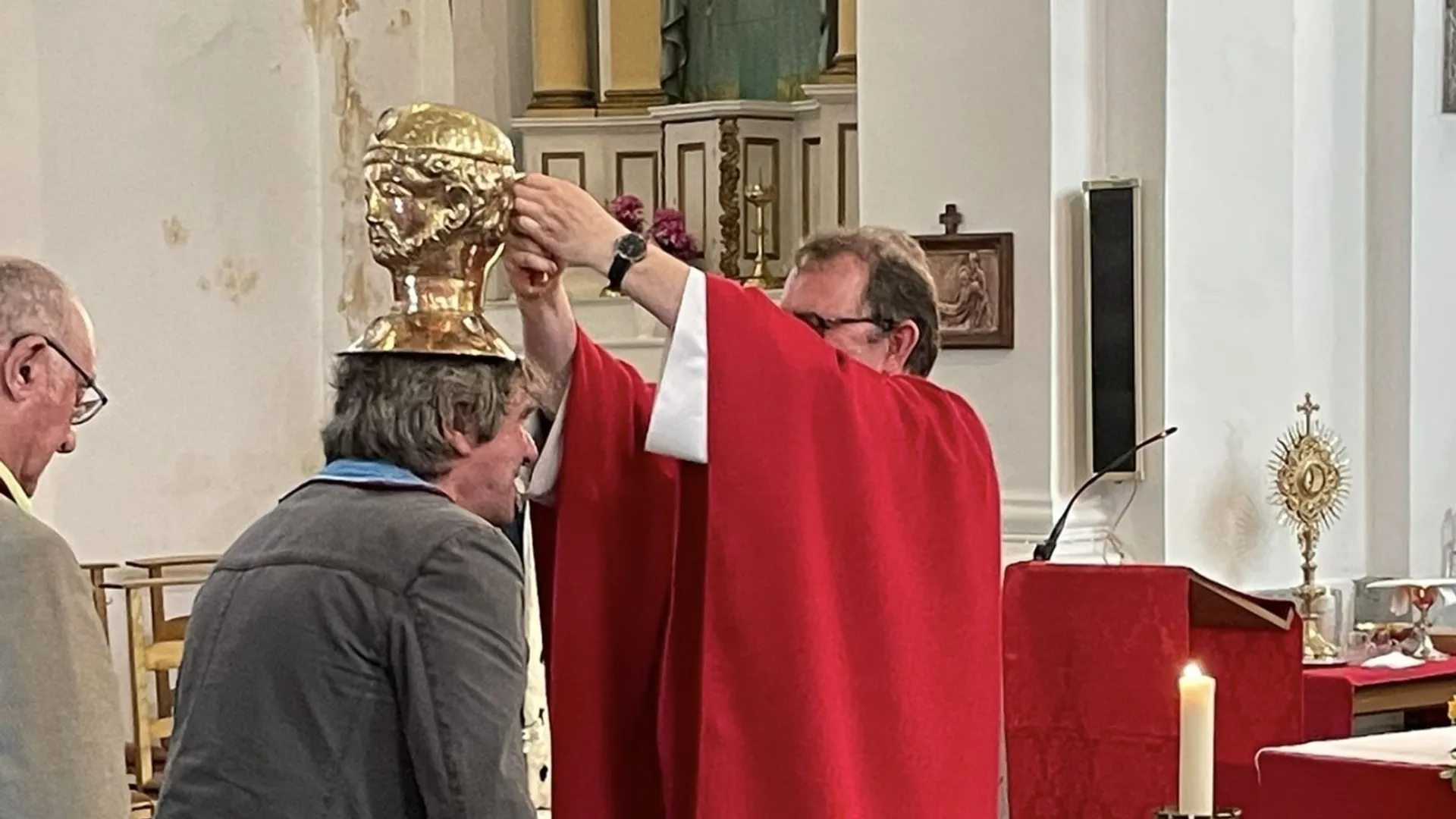 Un trésor de retour à Onhaye pour la fête de Saint-Walhère - RTBF Actus