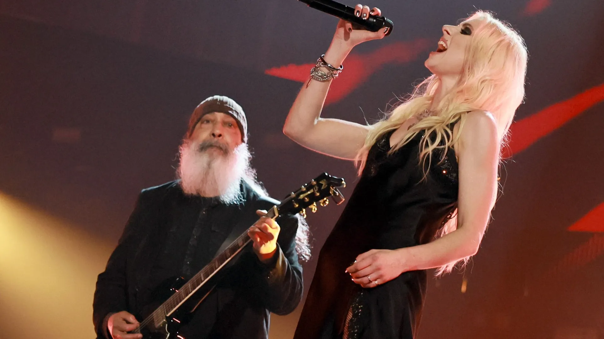 Taylor Momsen de The Pretty Reckless transforme sa chanson d'enfance du ...