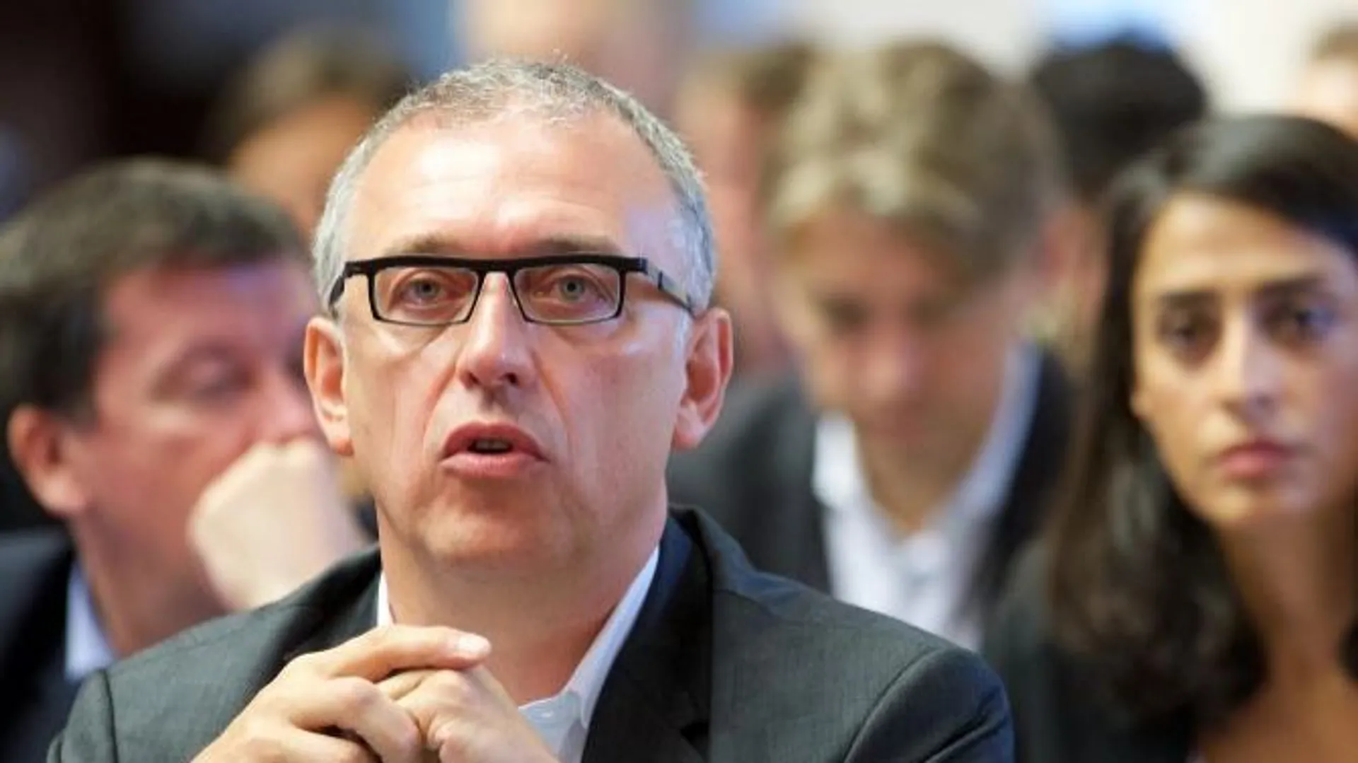 Les militants du PS carolo ne veulent plus des cumuls - RTBF Actus