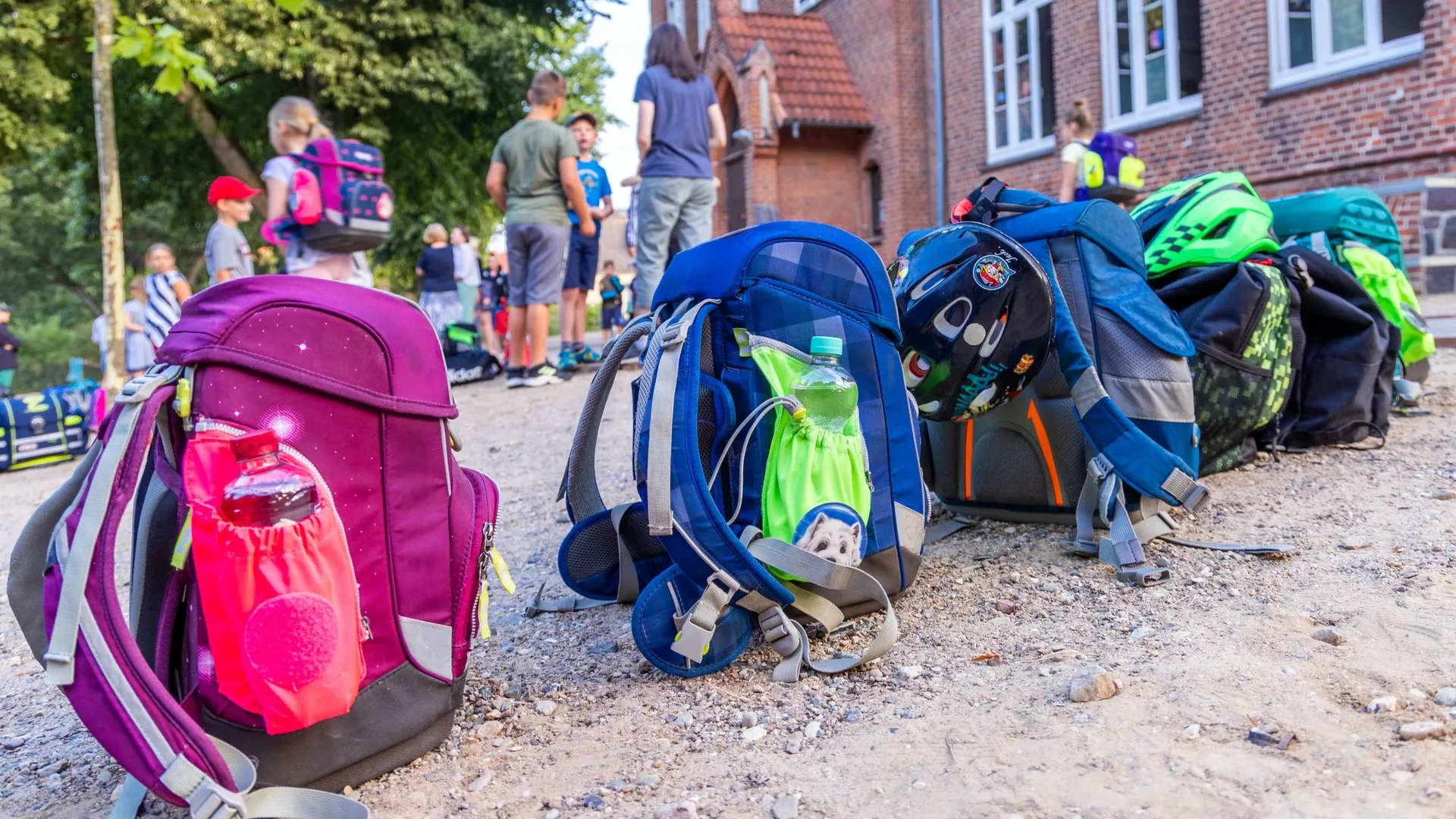 Rentrée scolaire 2023 : le calendrier à imprimer avec les nouveaux rythmes scolaires - RTBF Actus