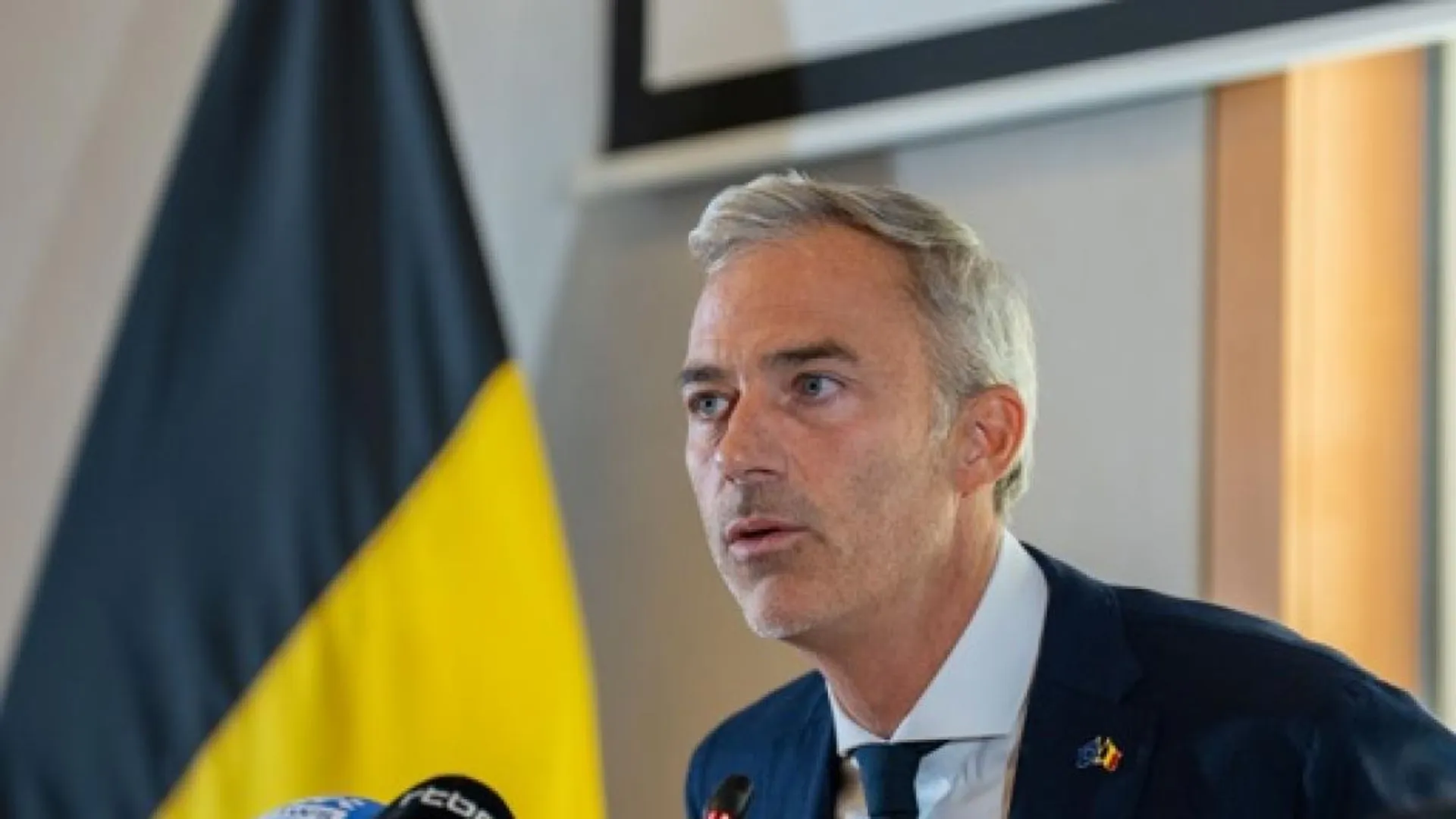 Formation bruxelloise : Frédéric De Gucht veut réunir les délégations ...