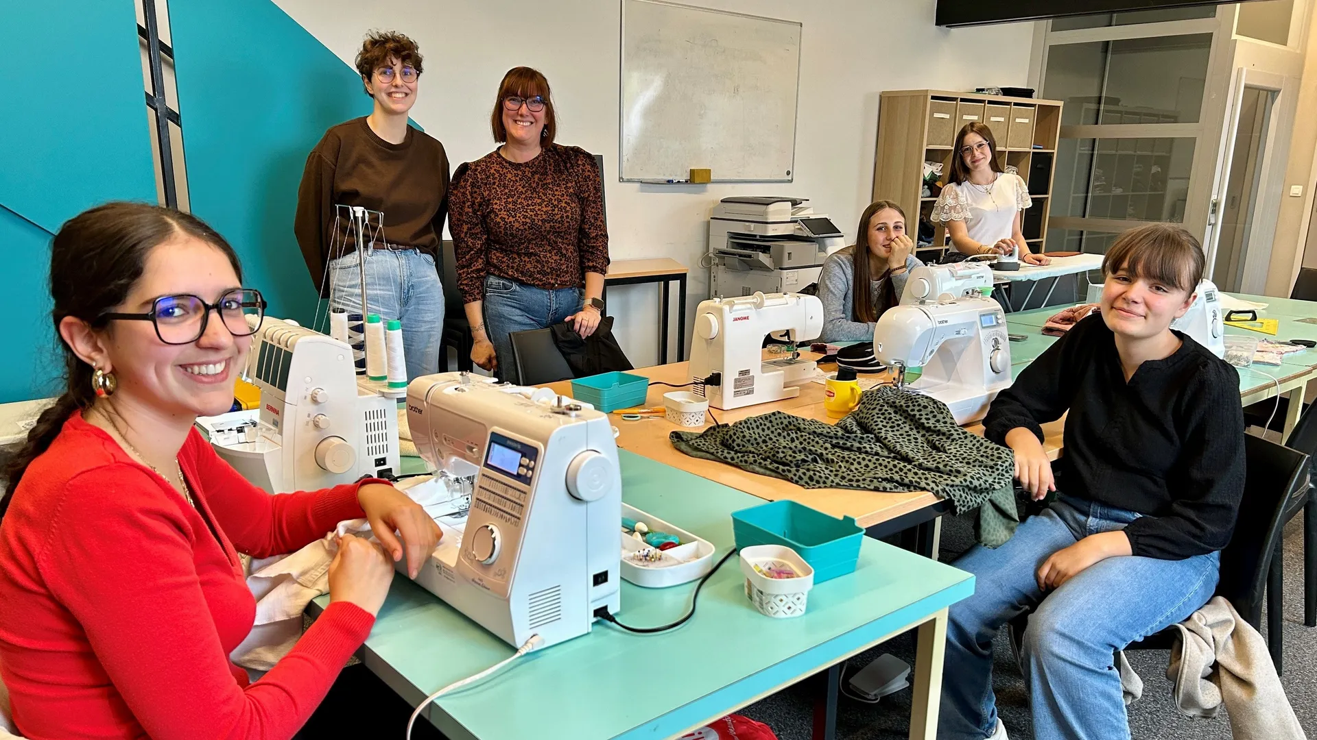 Comprendre la polémique autour de Shein, emblème de l’ultra fast fashion - RTBF Actus