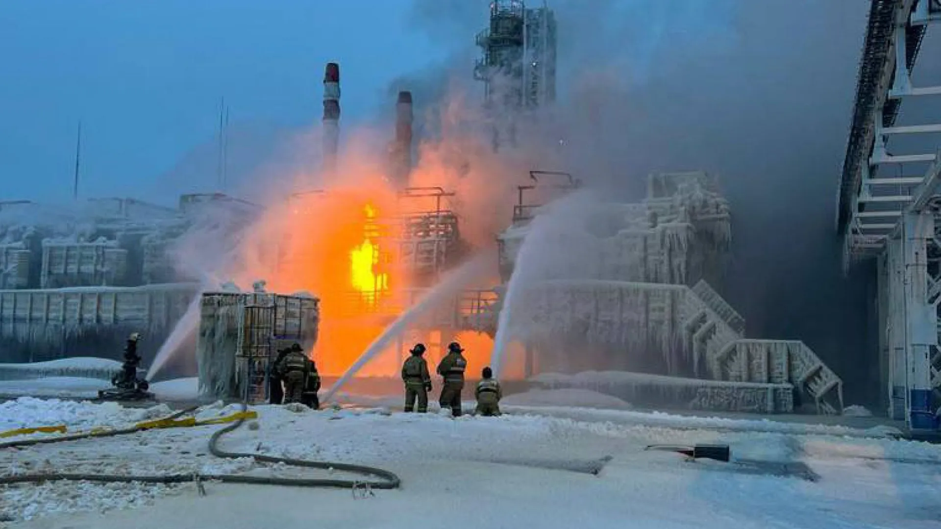 Russie : l'incendie dans un terminal gazier provoqué par 'un facteur ...