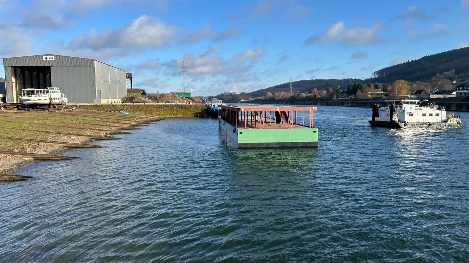 Un futur restaurant flottant français construit au chantier naval d ...