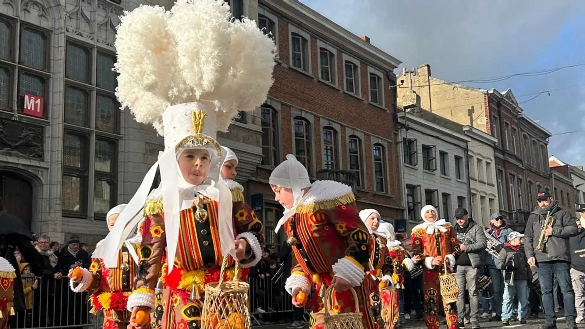 Les festivités du Carnaval de Binche sont lancées avec le Dimanche gras ...