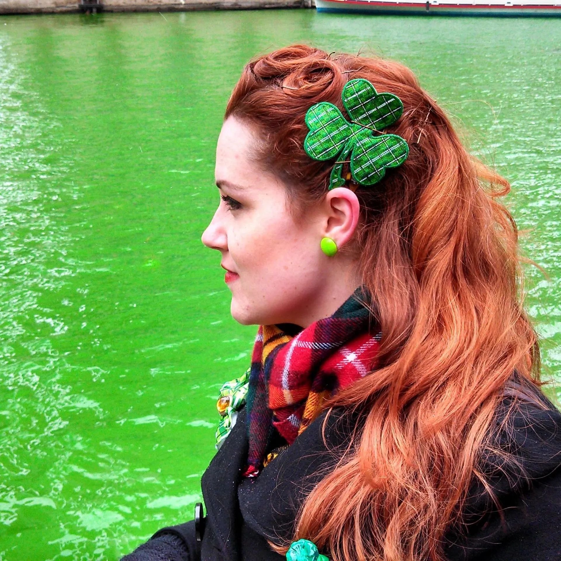 Tradition de la Saint Patrick : la Chicago River colorée en vert - RTBF ...