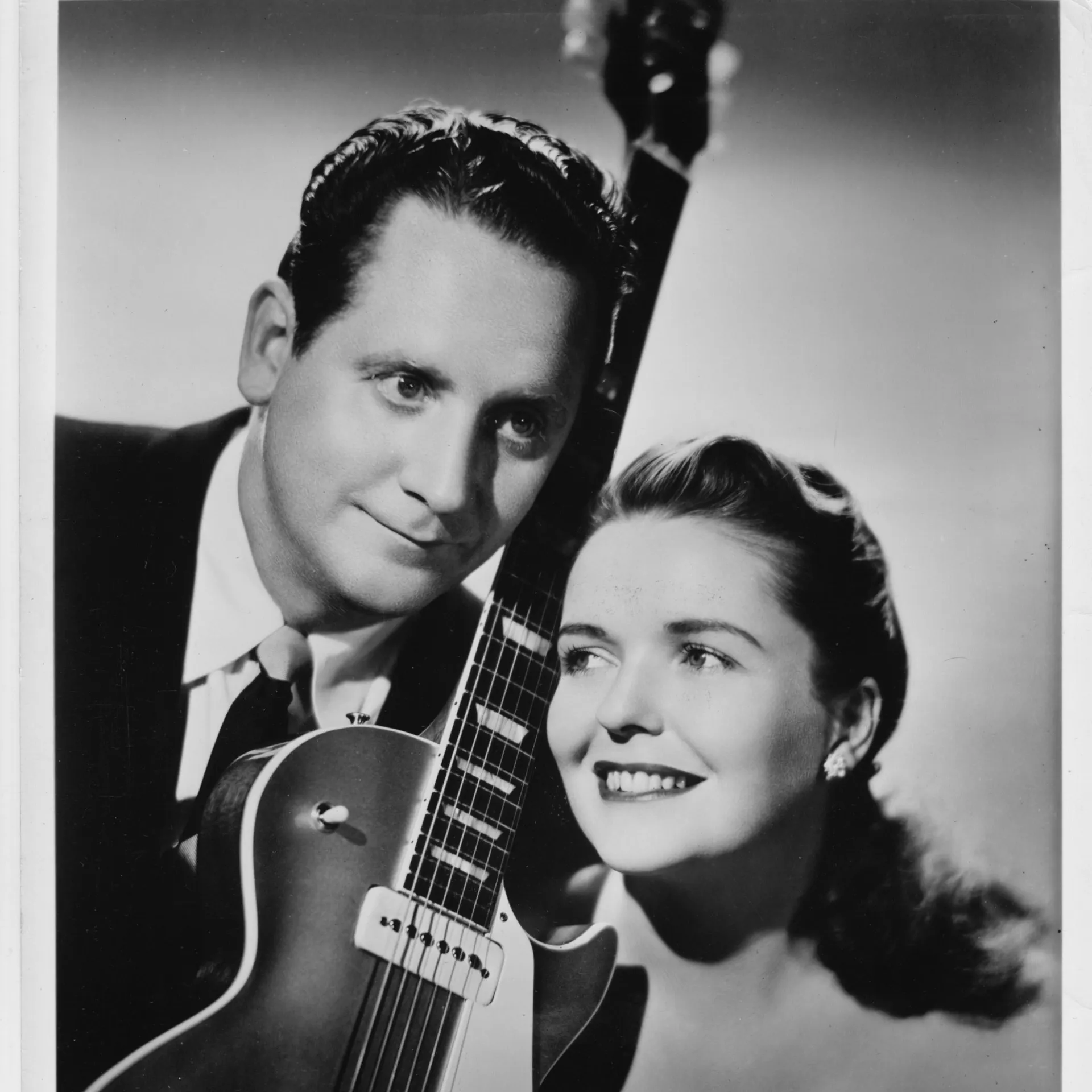 'How High the Moon' : l’histoire d’amour mélodique de Les Paul et Mary ...